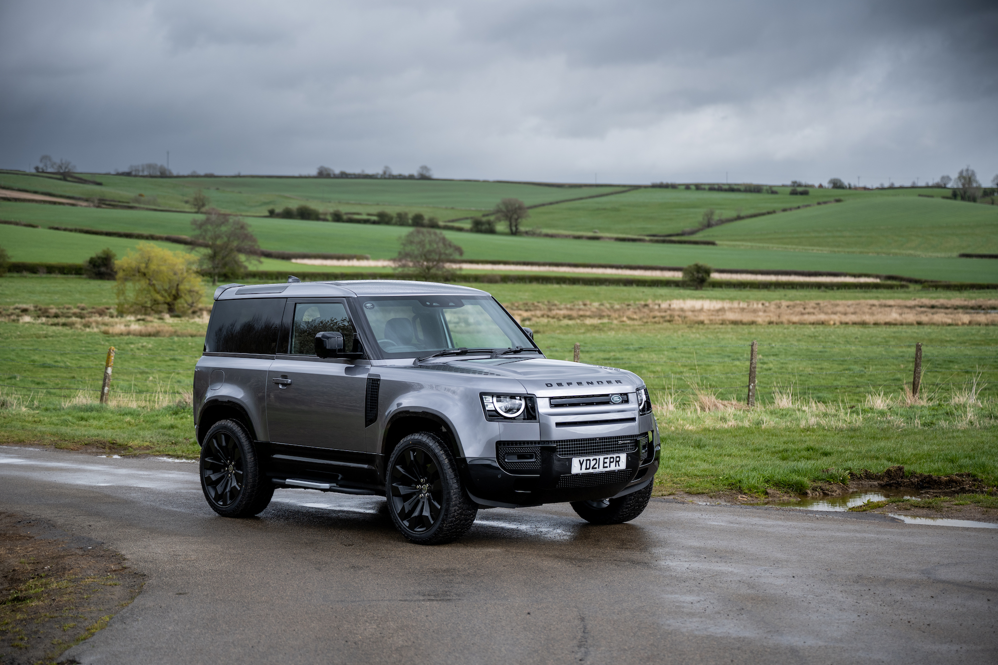 2021 LAND ROVER DEFENDER 90 P300 X-DYNAMIC