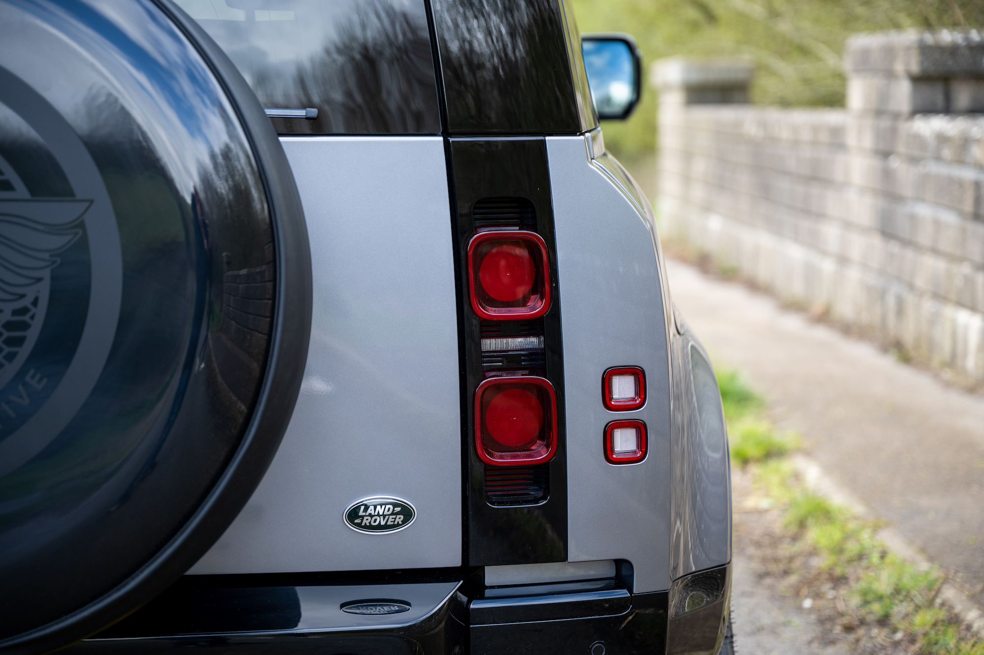 2021 LAND ROVER DEFENDER 90 P300 X-DYNAMIC