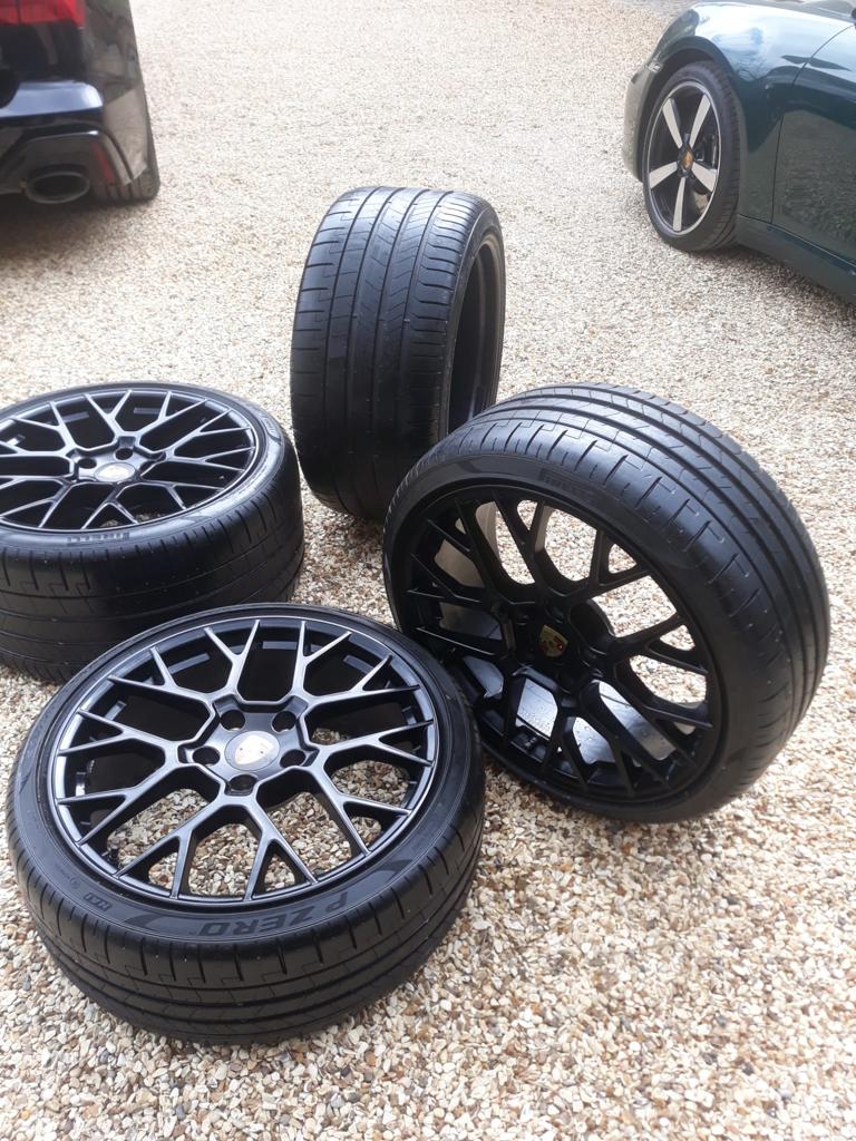 SET OF PORSCHE 911 (992) RS SPYDER DESIGN WHEELS AND TYRES