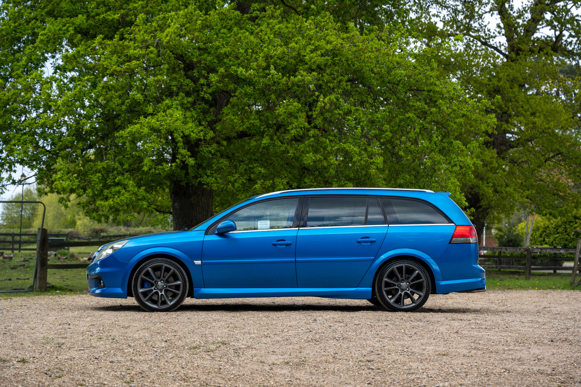 2005 VAUXHALL VECTRA VXR ESTATE - 23,303 MILES