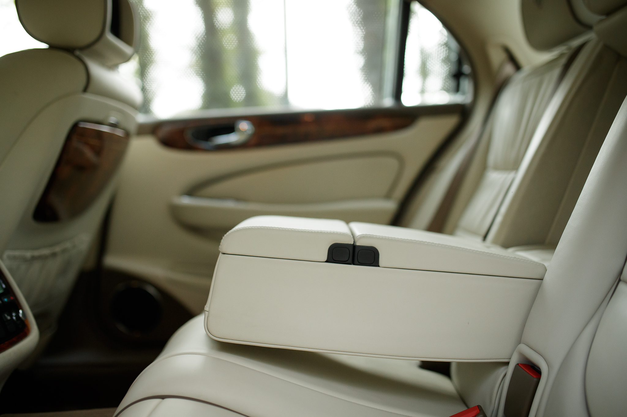 2006 DAIMLER SUPER EIGHT