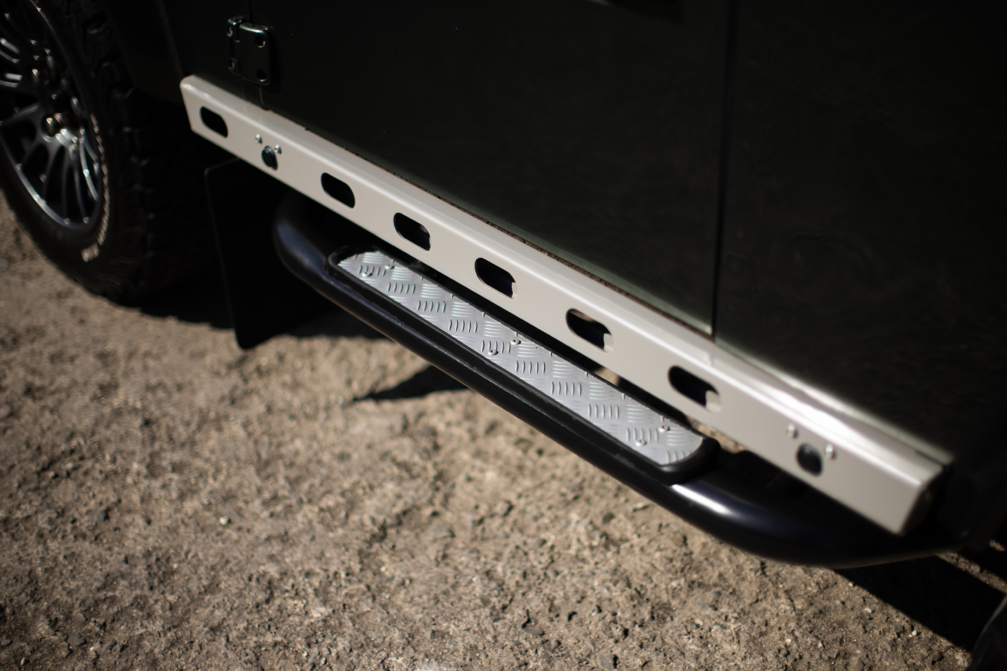 2006 LAND ROVER DEFENDER 90 XS TD5 - BOWLER UPGRADES