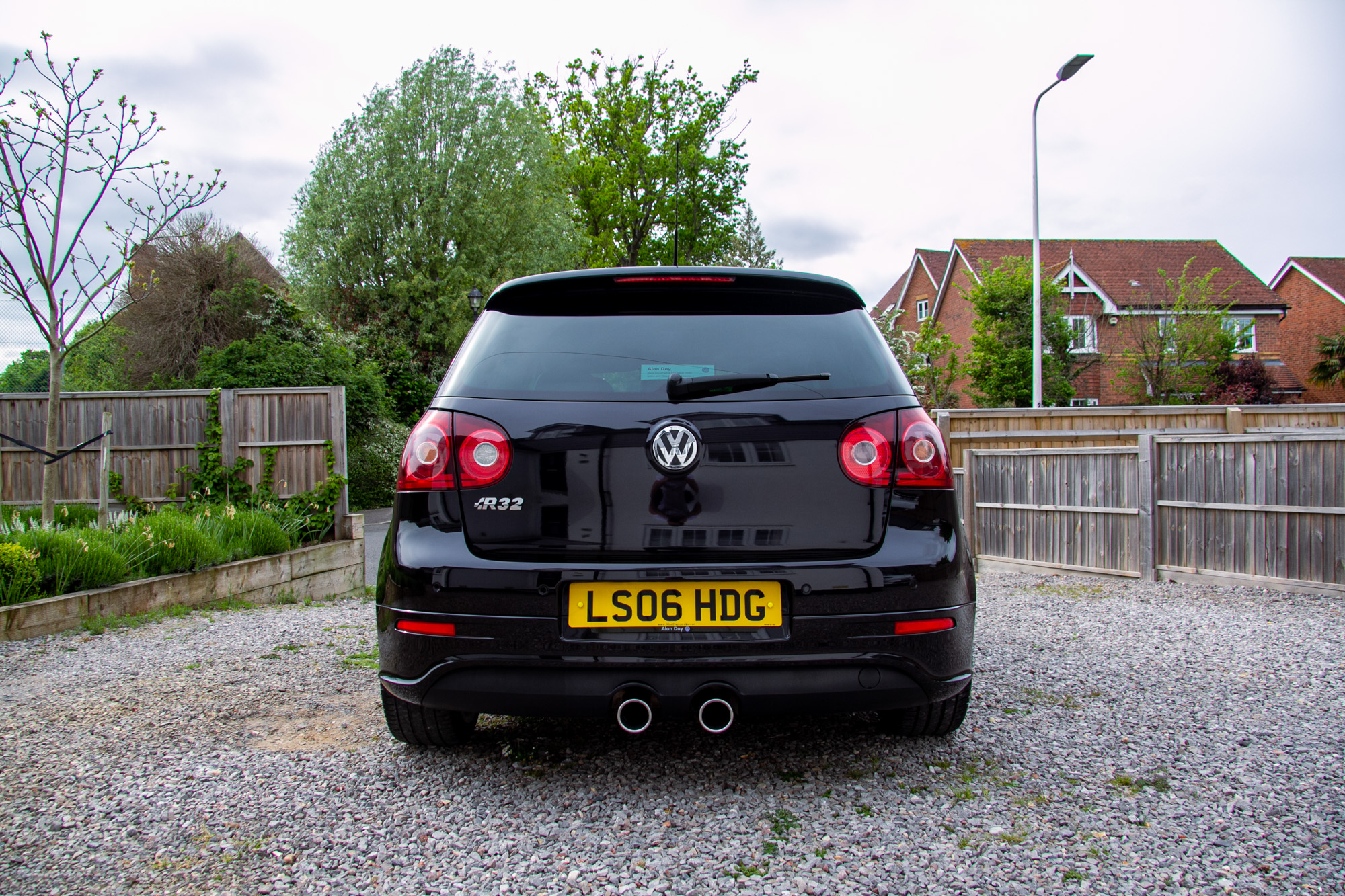 2006 VOLKSWAGEN GOLF (MK5) R32