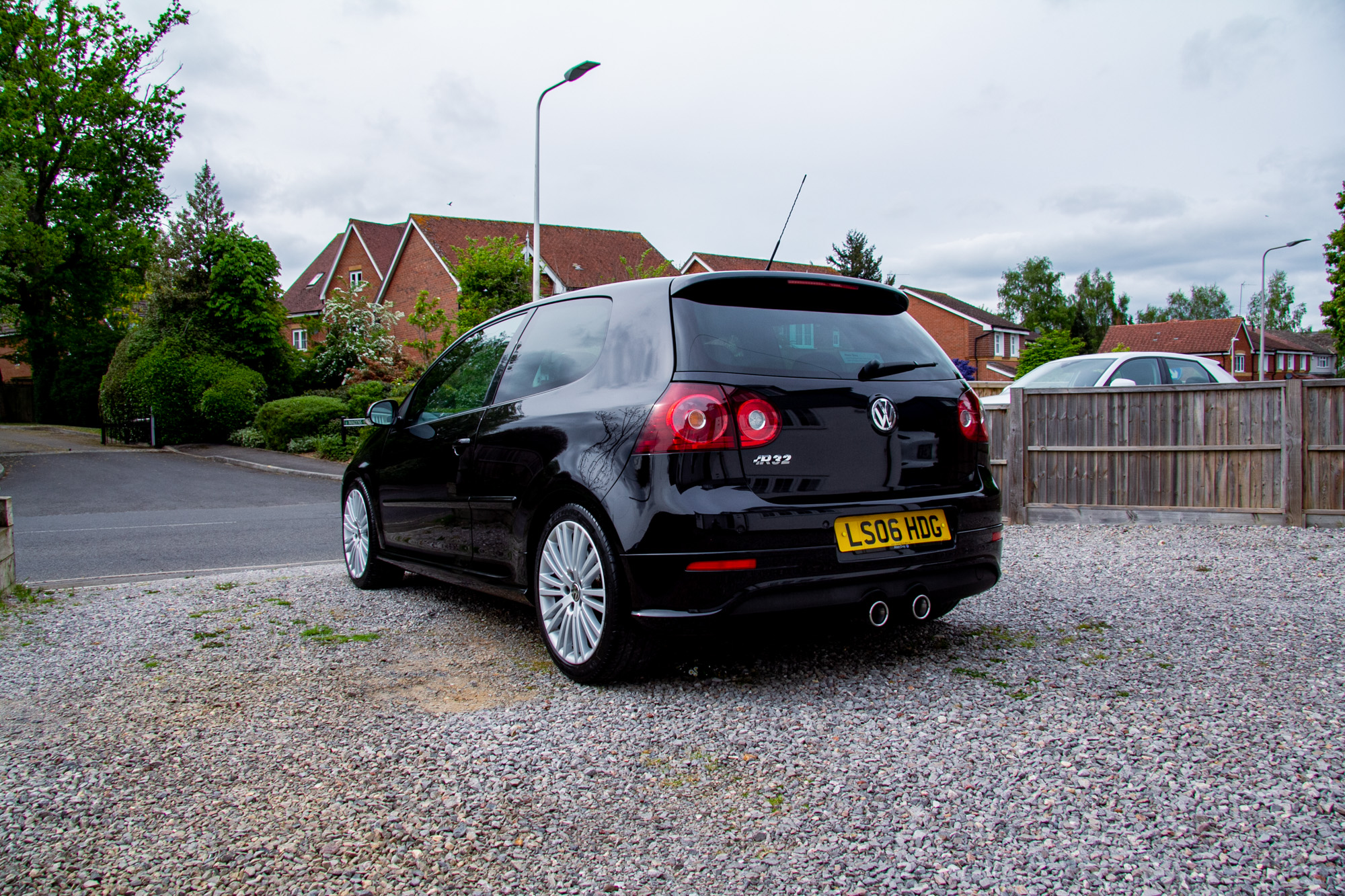 2006 VOLKSWAGEN GOLF (MK5) R32