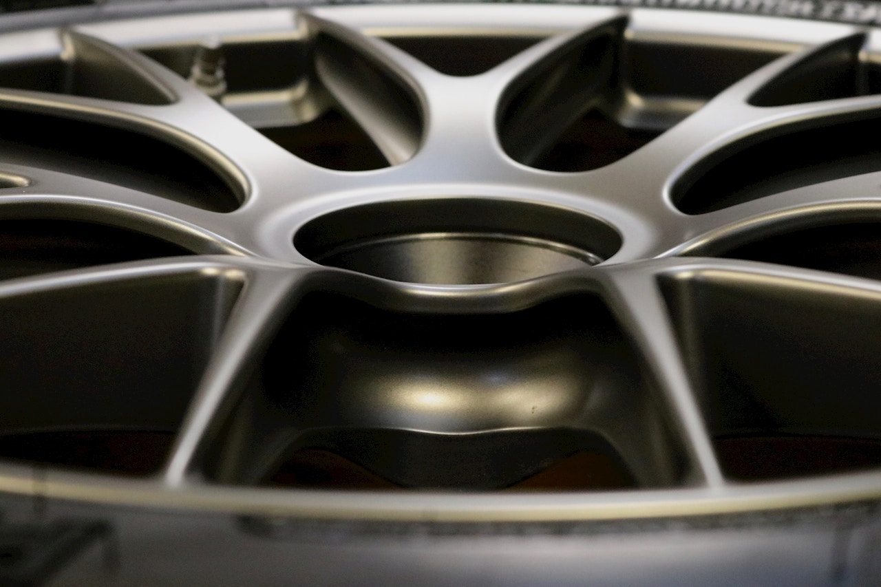 PORSCHE 911 (991) GT2 RS MAGNESIUM WHEELS AND TYRES