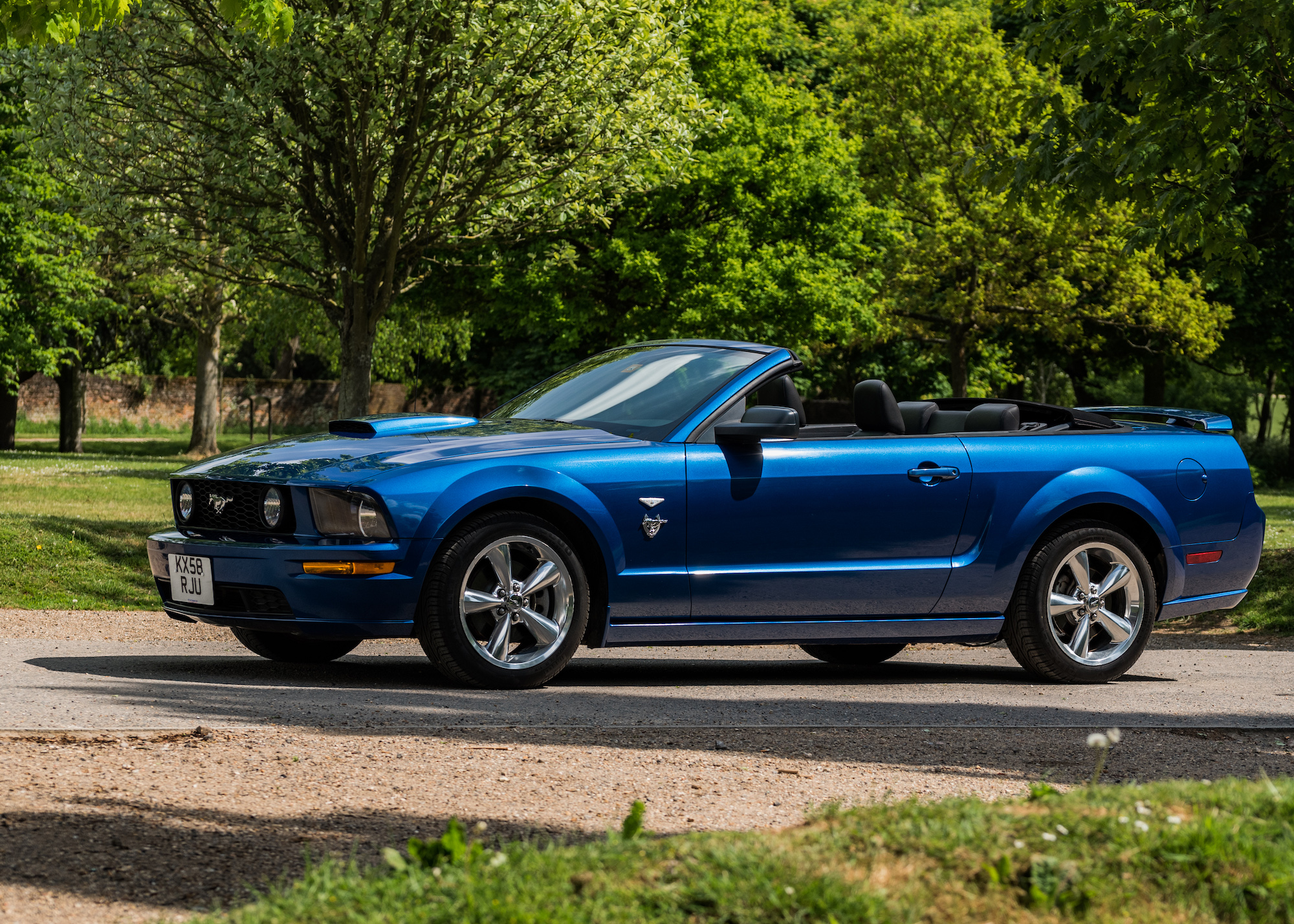 2009 FORD MUSTANG GT CONVERTIBLE - 45TH ANNIVERSARY EDITION - 18,737 MILES