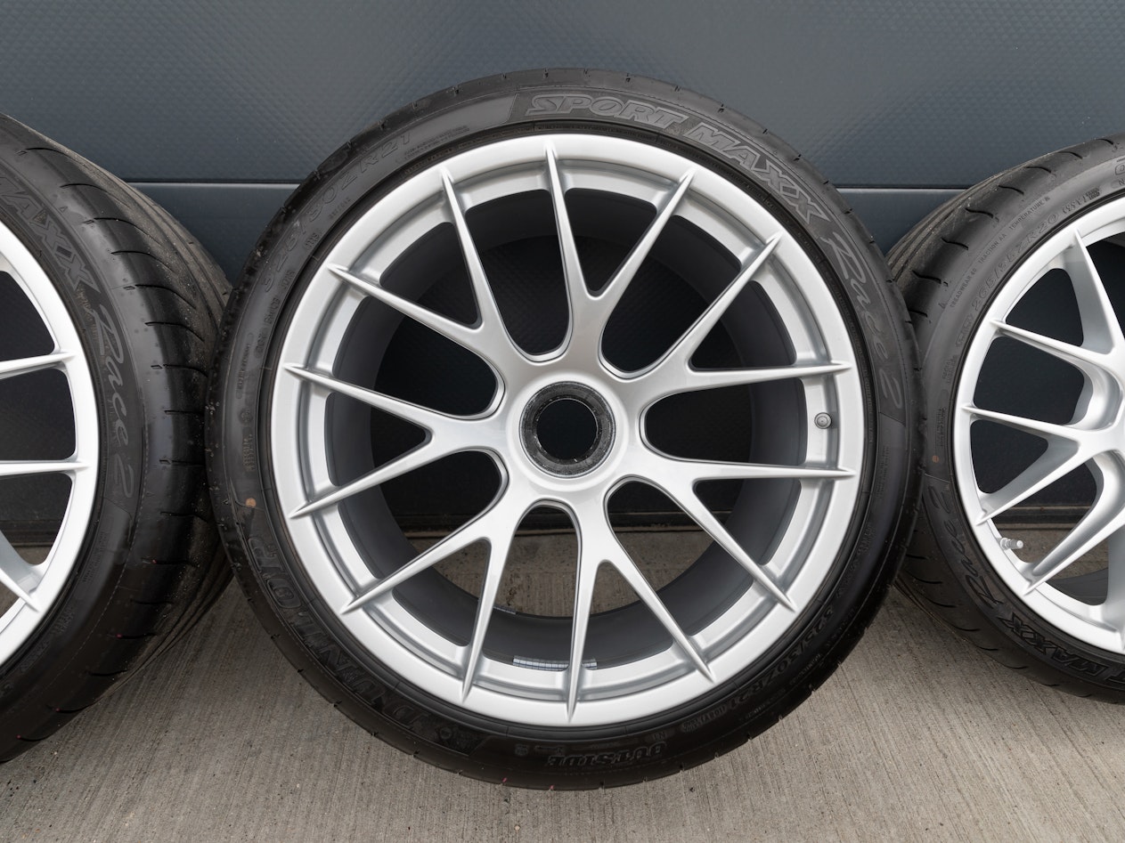 PORSCHE 911 (991) GT2/GT3 RS MAGNESIUM WHEELS AND TYRES