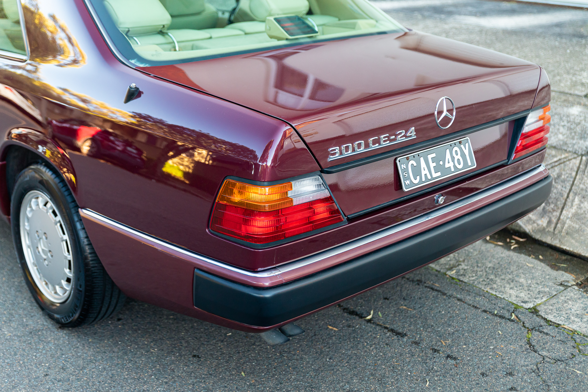 1993 MERCEDES-BENZ (W124) 300CE-24