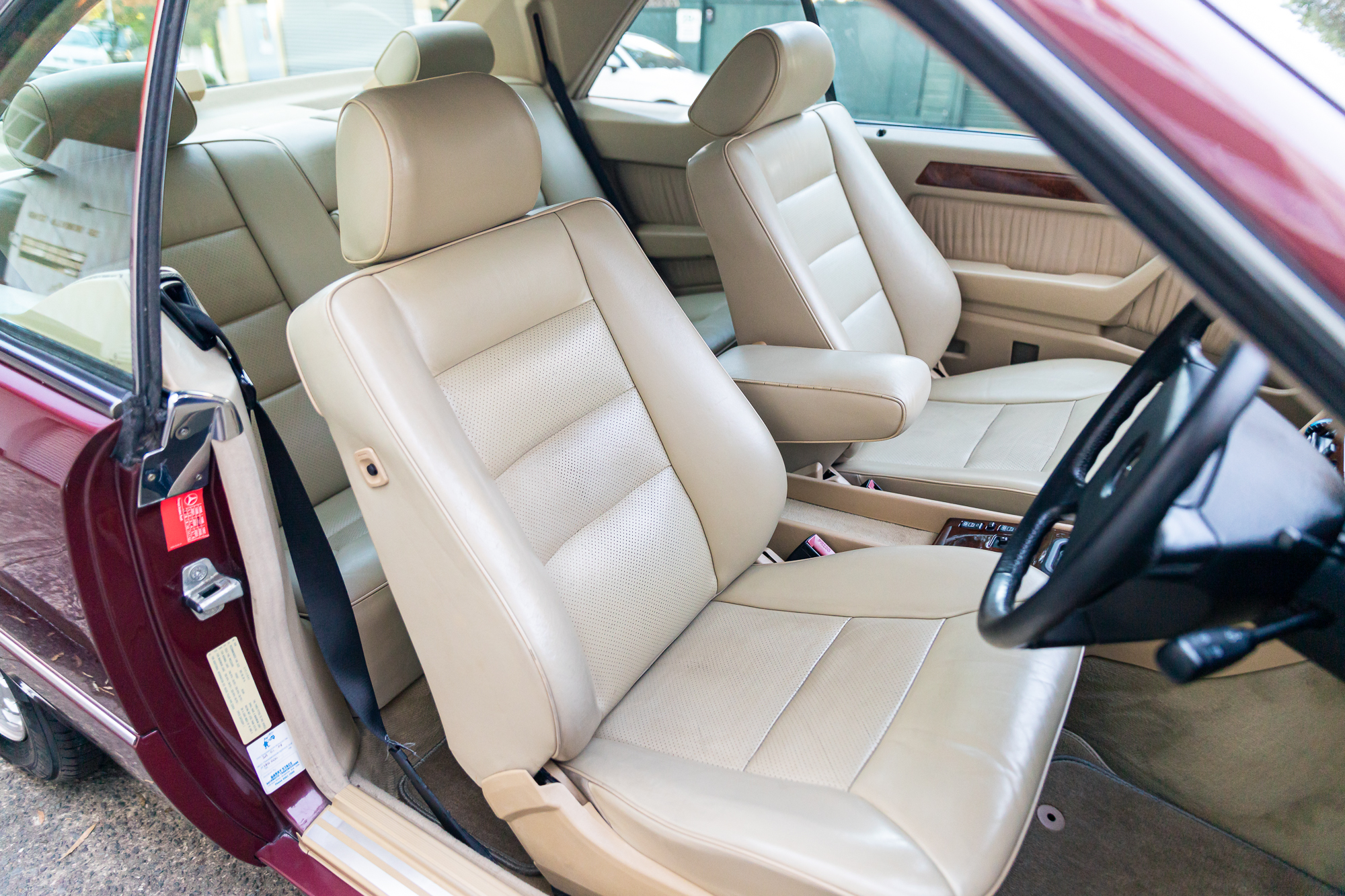 1993 MERCEDES-BENZ (W124) 300CE-24
