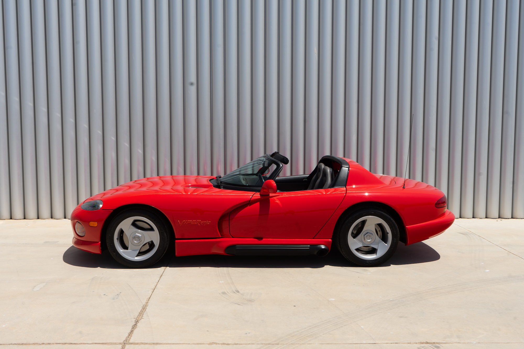 1992 DODGE VIPER RT/10 ROADSTER - 951 MILES