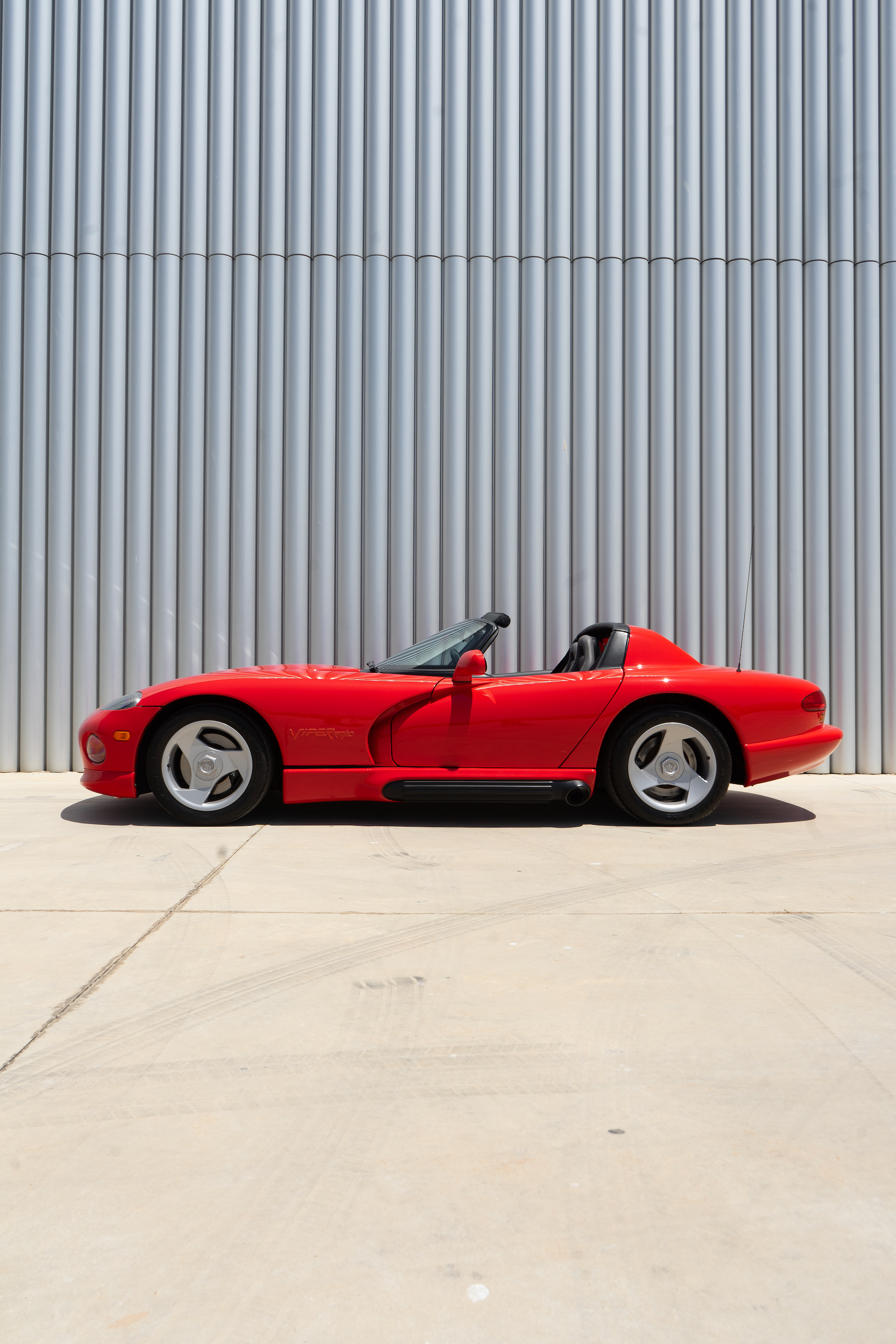 1992 DODGE VIPER RT/10 ROADSTER - 951 MILES