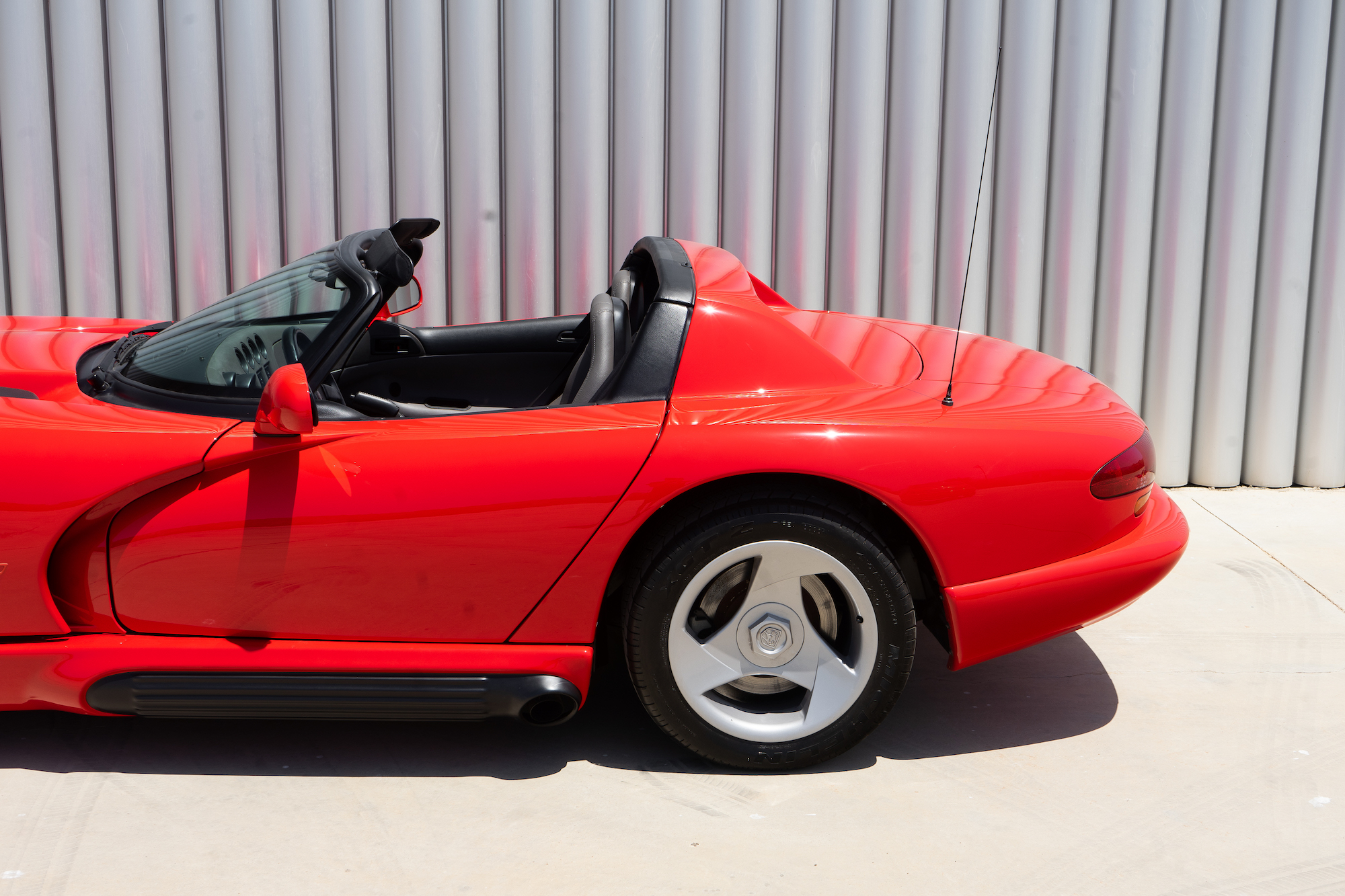 1992 DODGE VIPER RT/10 ROADSTER - 951 MILES