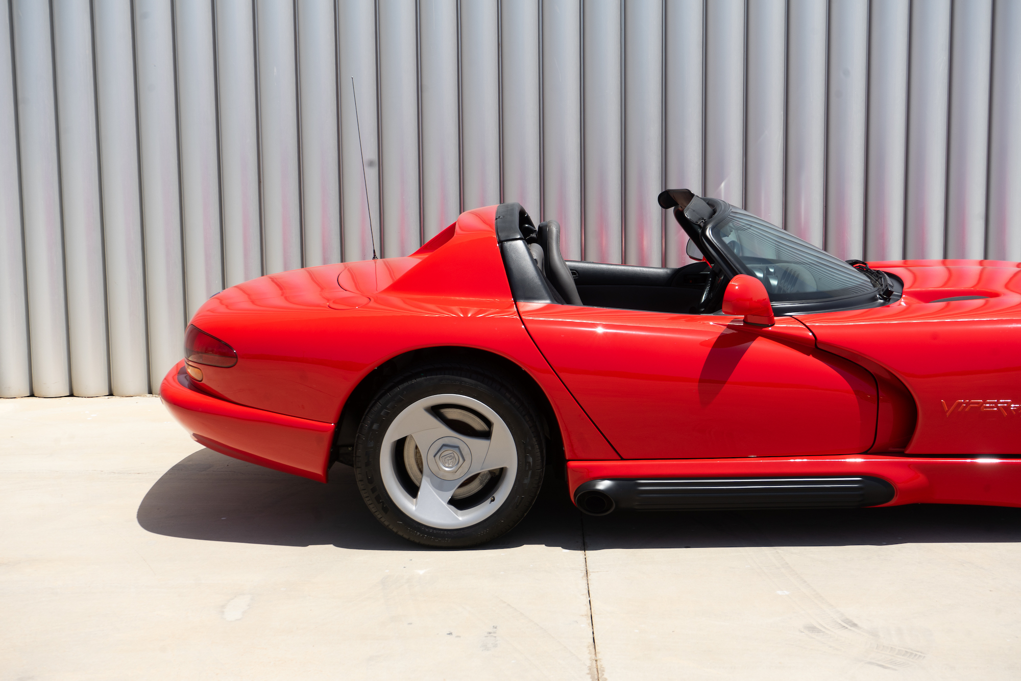 1992 DODGE VIPER RT/10 ROADSTER - 951 MILES