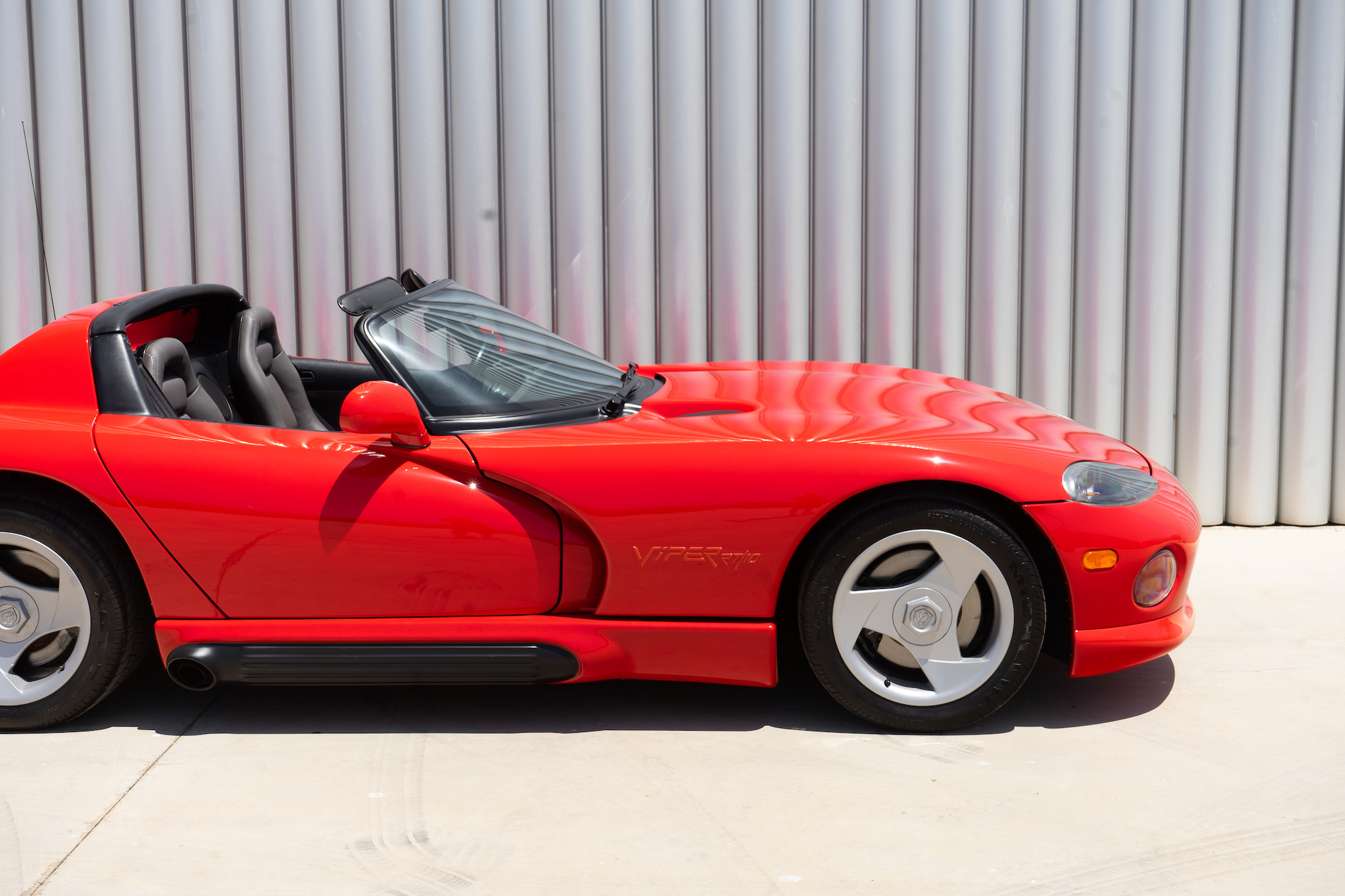 1992 DODGE VIPER RT/10 ROADSTER - 951 MILES