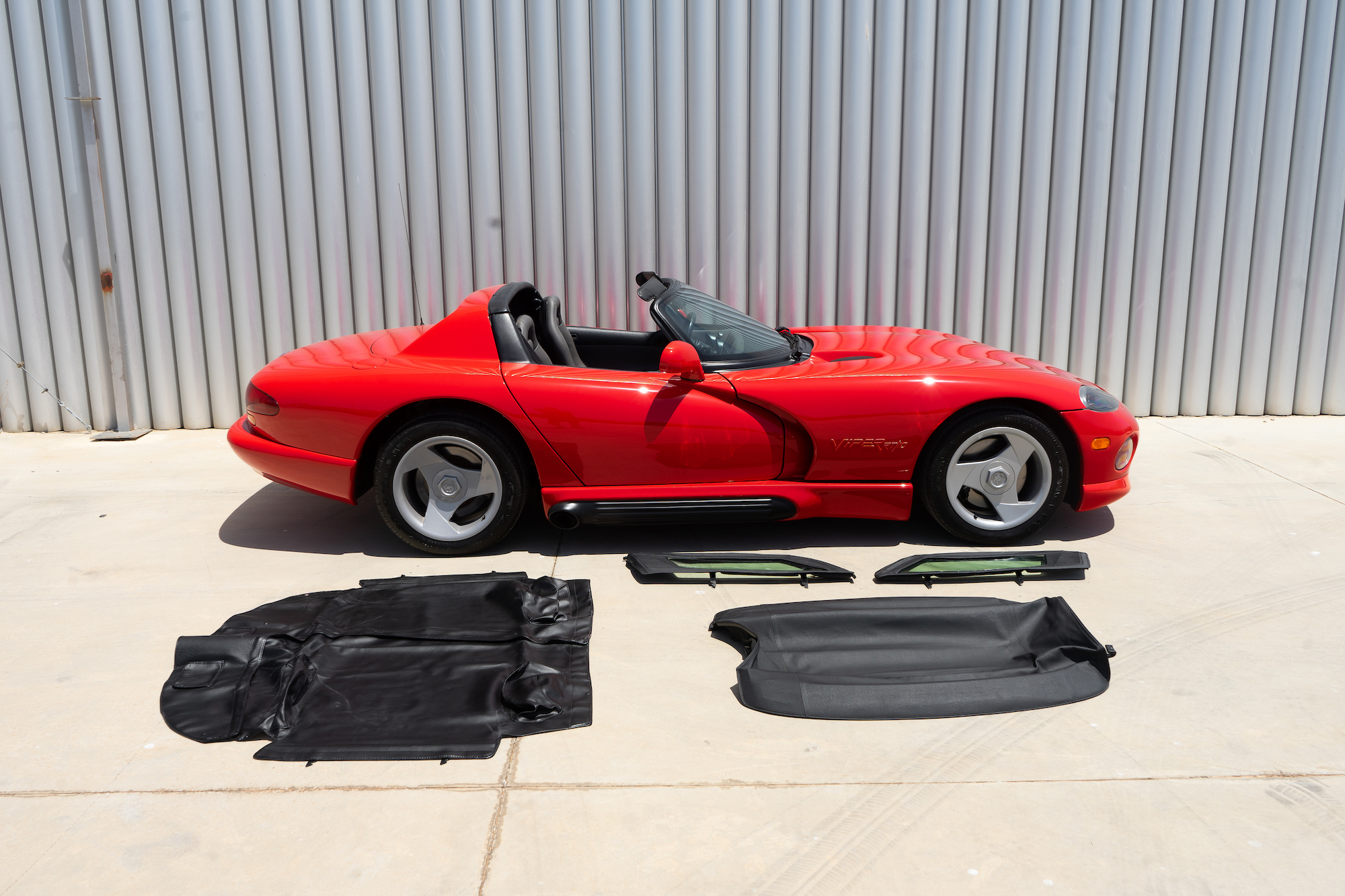 1992 DODGE VIPER RT/10 ROADSTER - 951 MILES