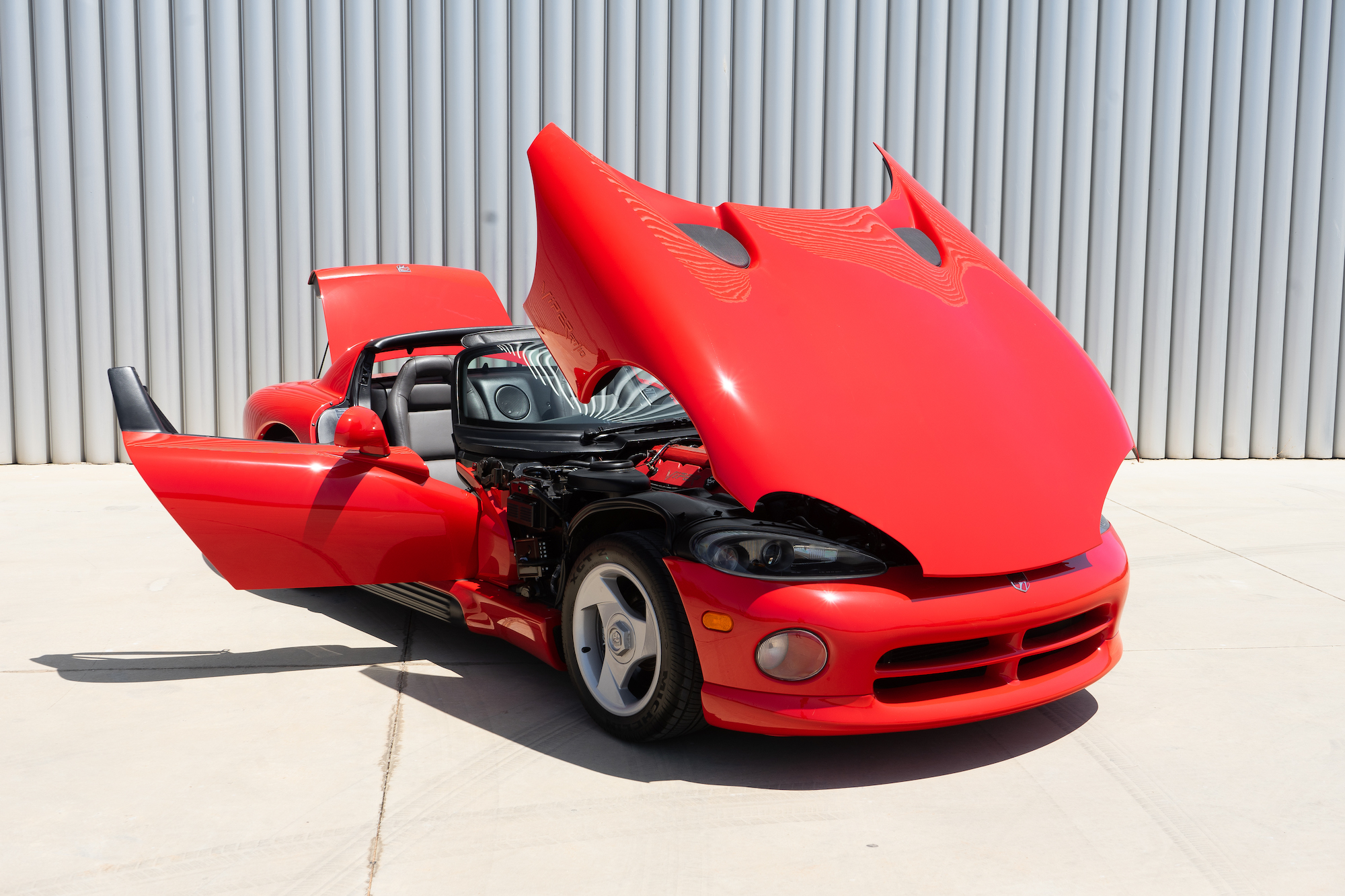 1992 DODGE VIPER RT/10 ROADSTER - 951 MILES