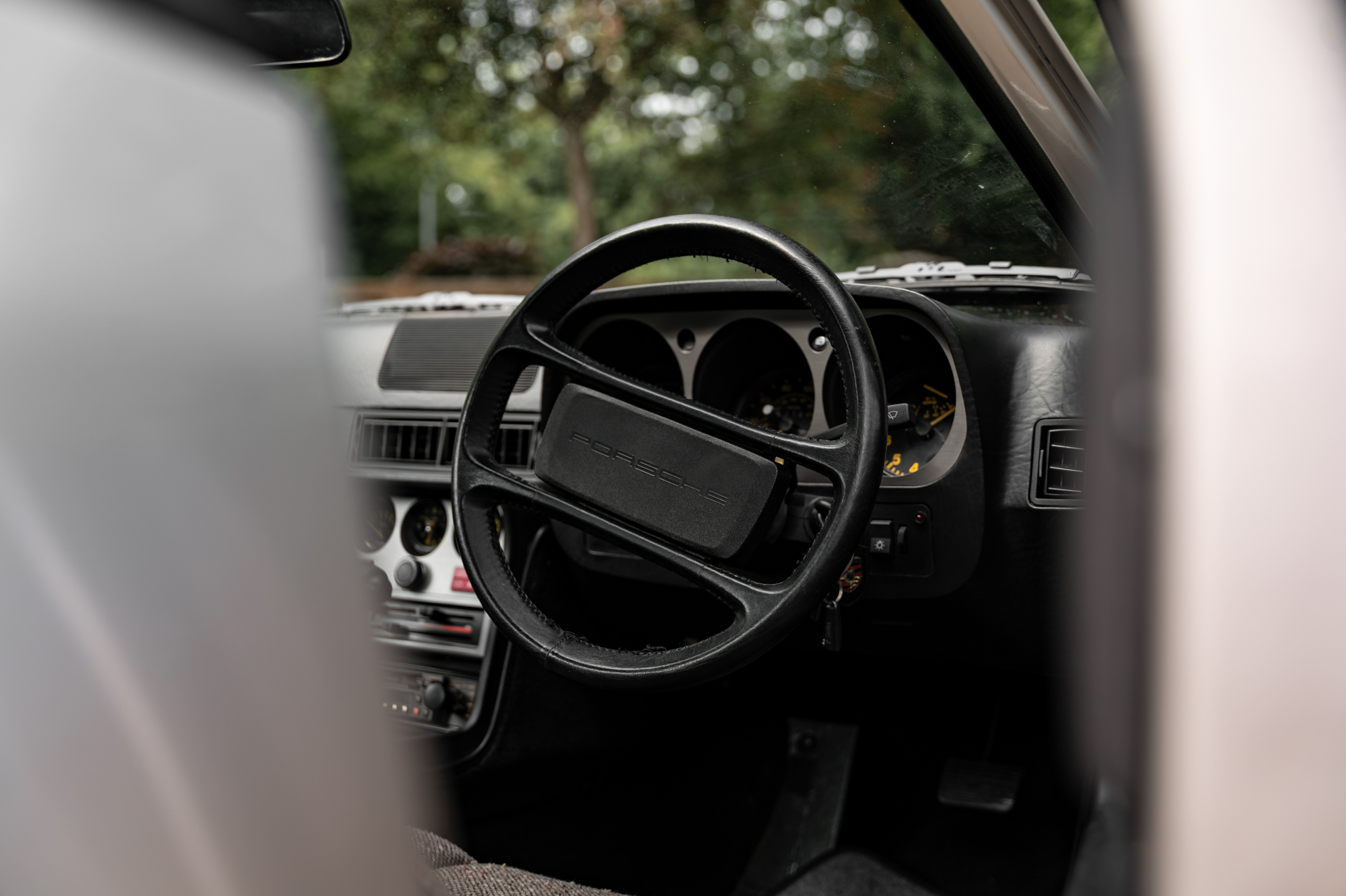 1984 PORSCHE 944 LUX