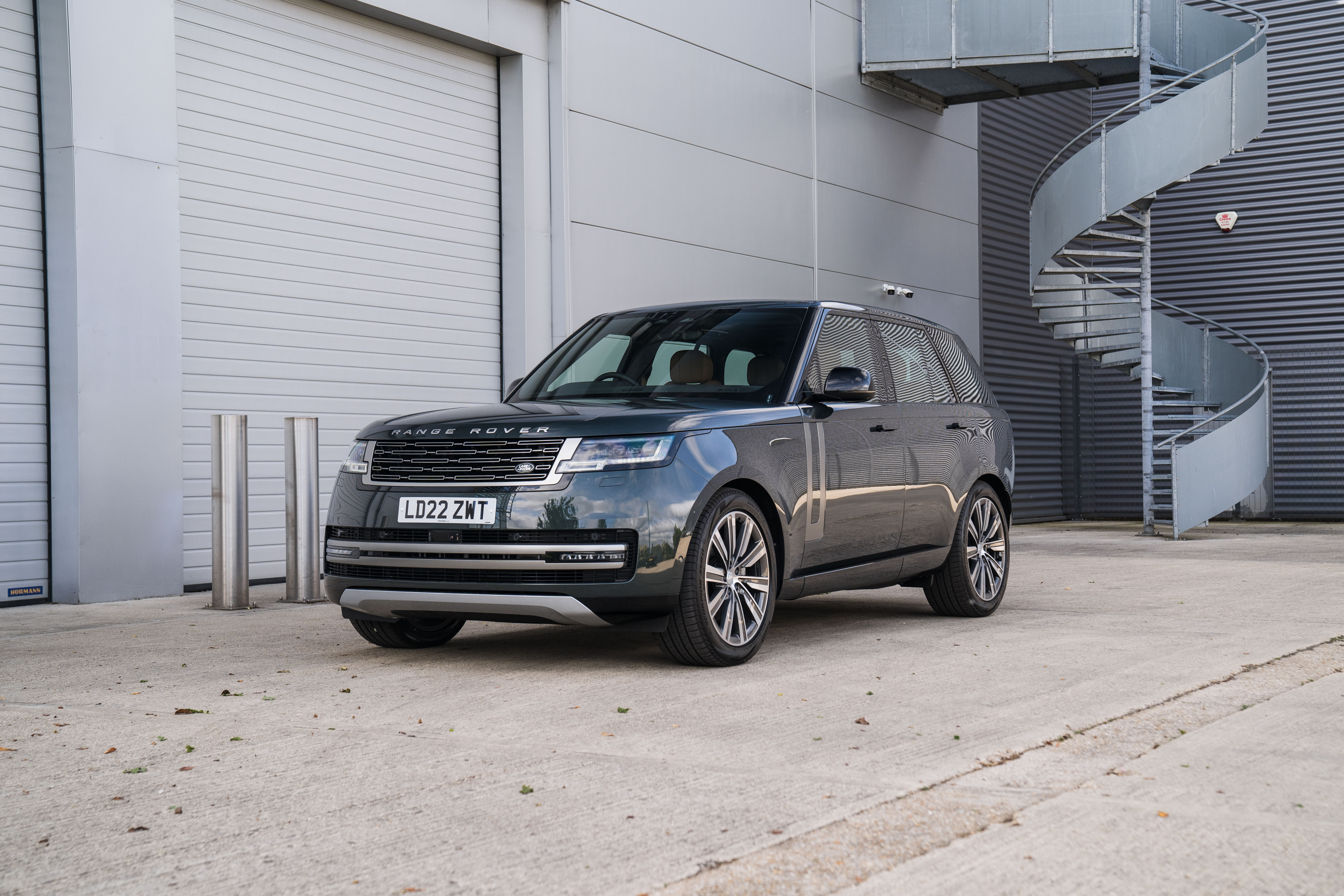 2022 RANGE ROVER D350 SE