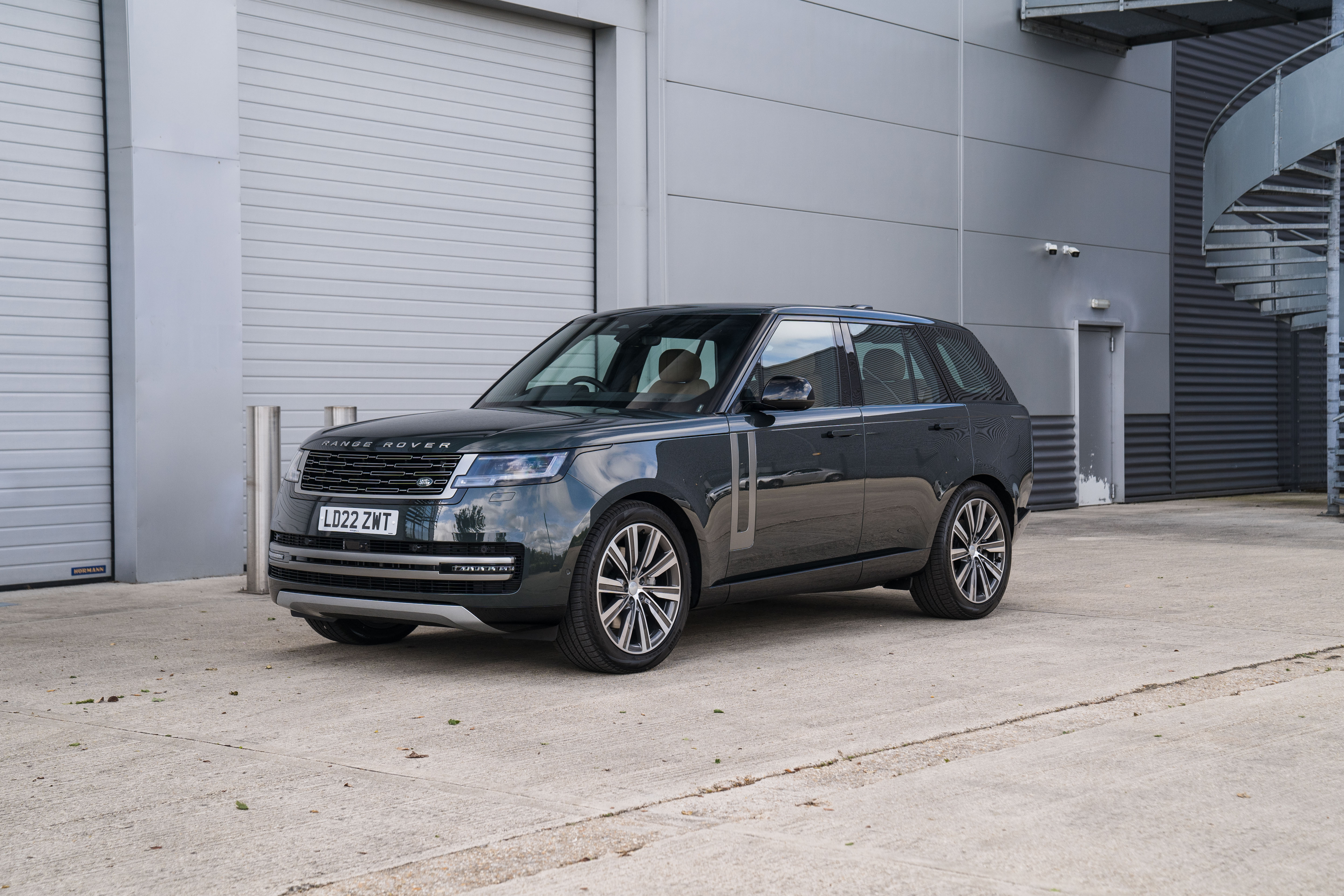 2022 RANGE ROVER D350 SE