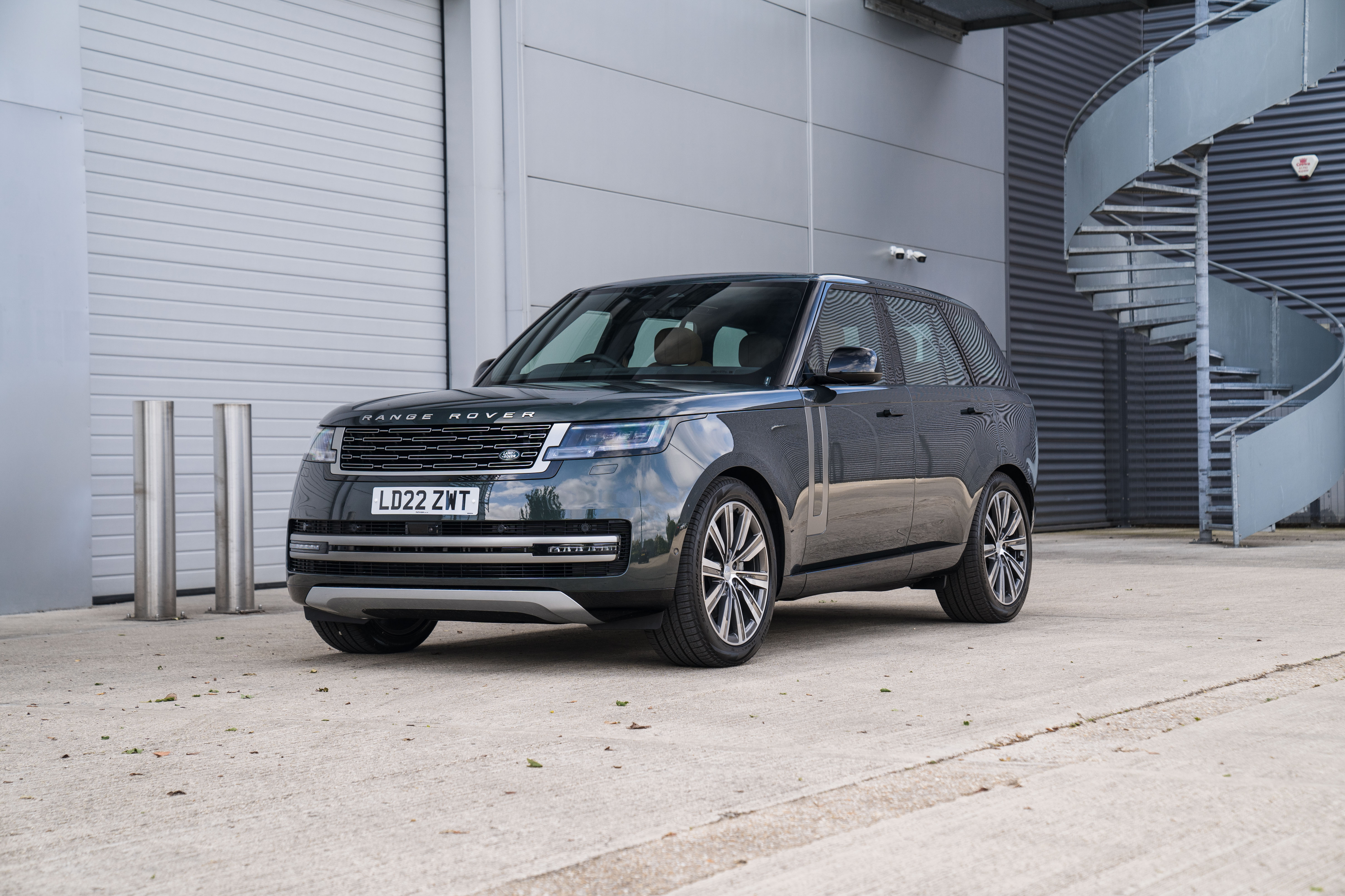 2022 RANGE ROVER D350 SE