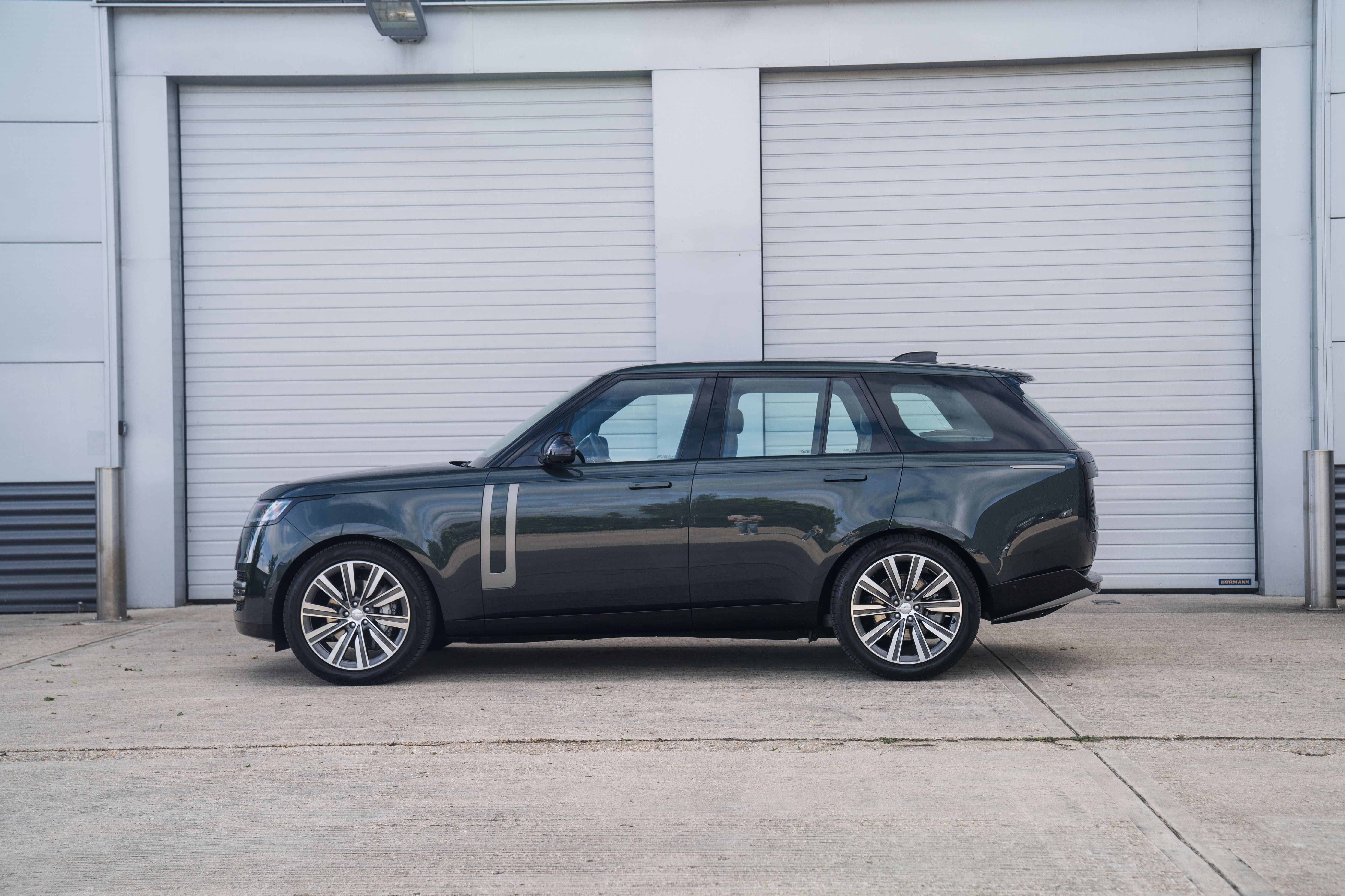 2022 RANGE ROVER D350 SE