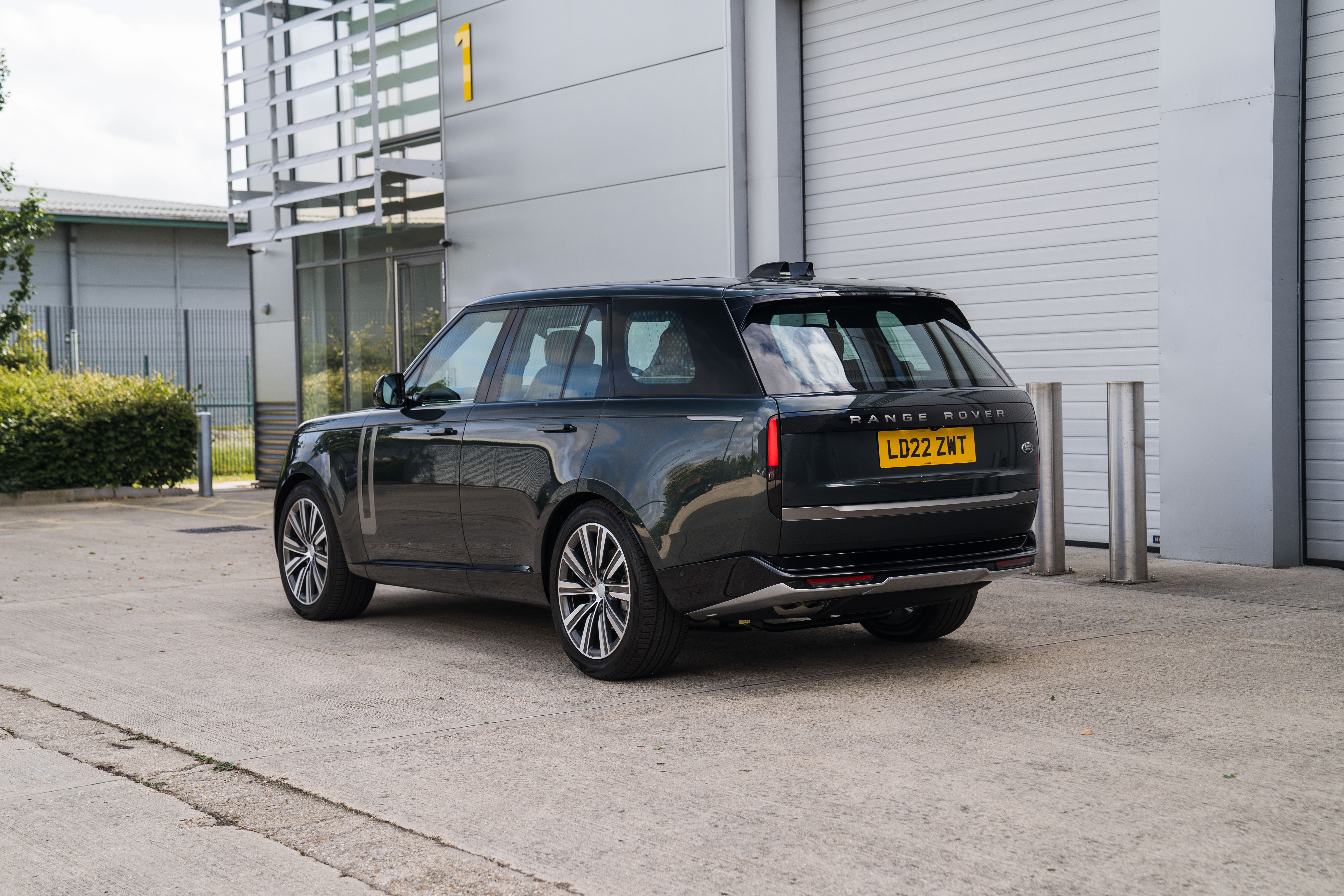 2022 RANGE ROVER D350 SE