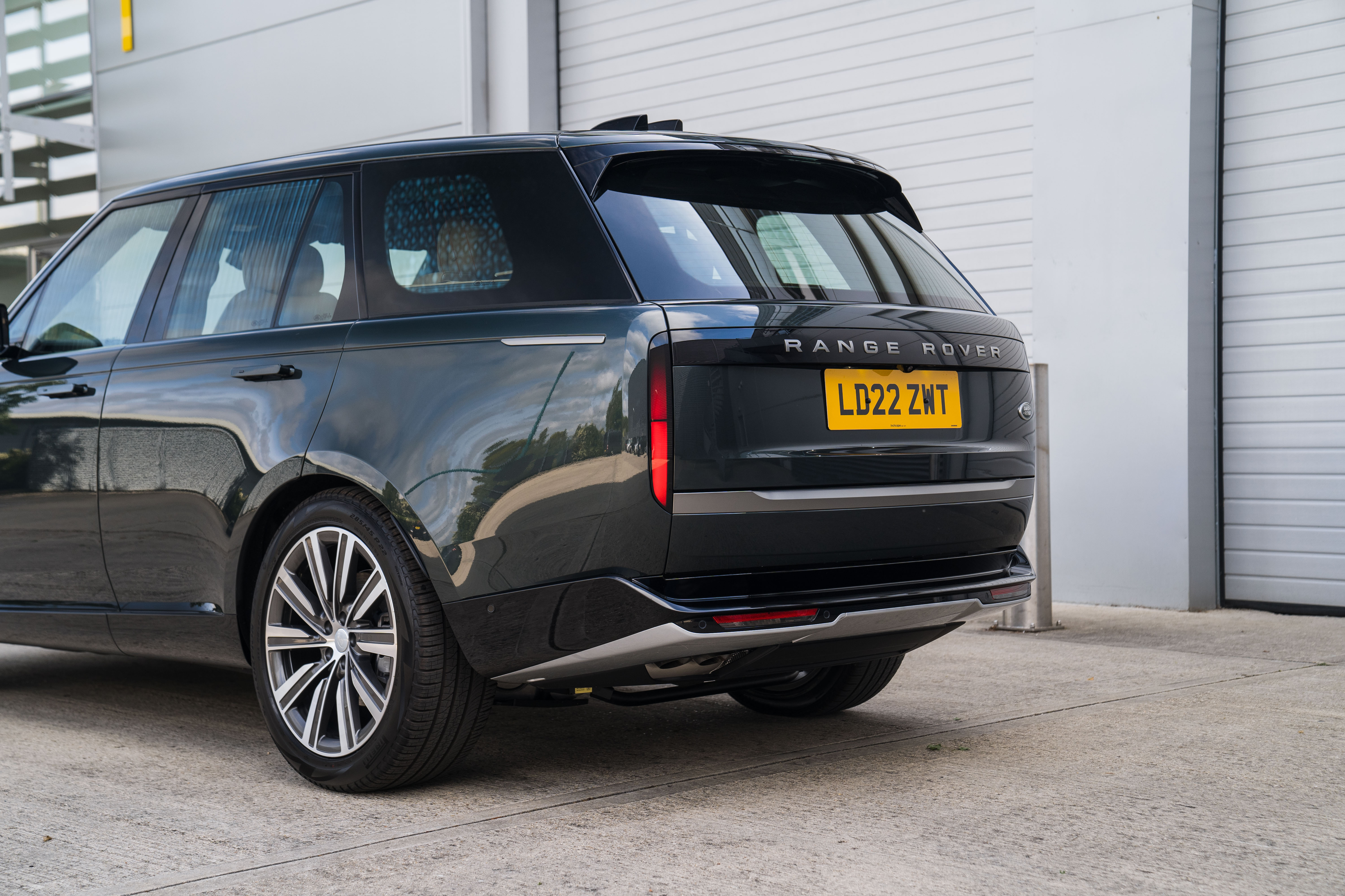 2022 RANGE ROVER D350 SE