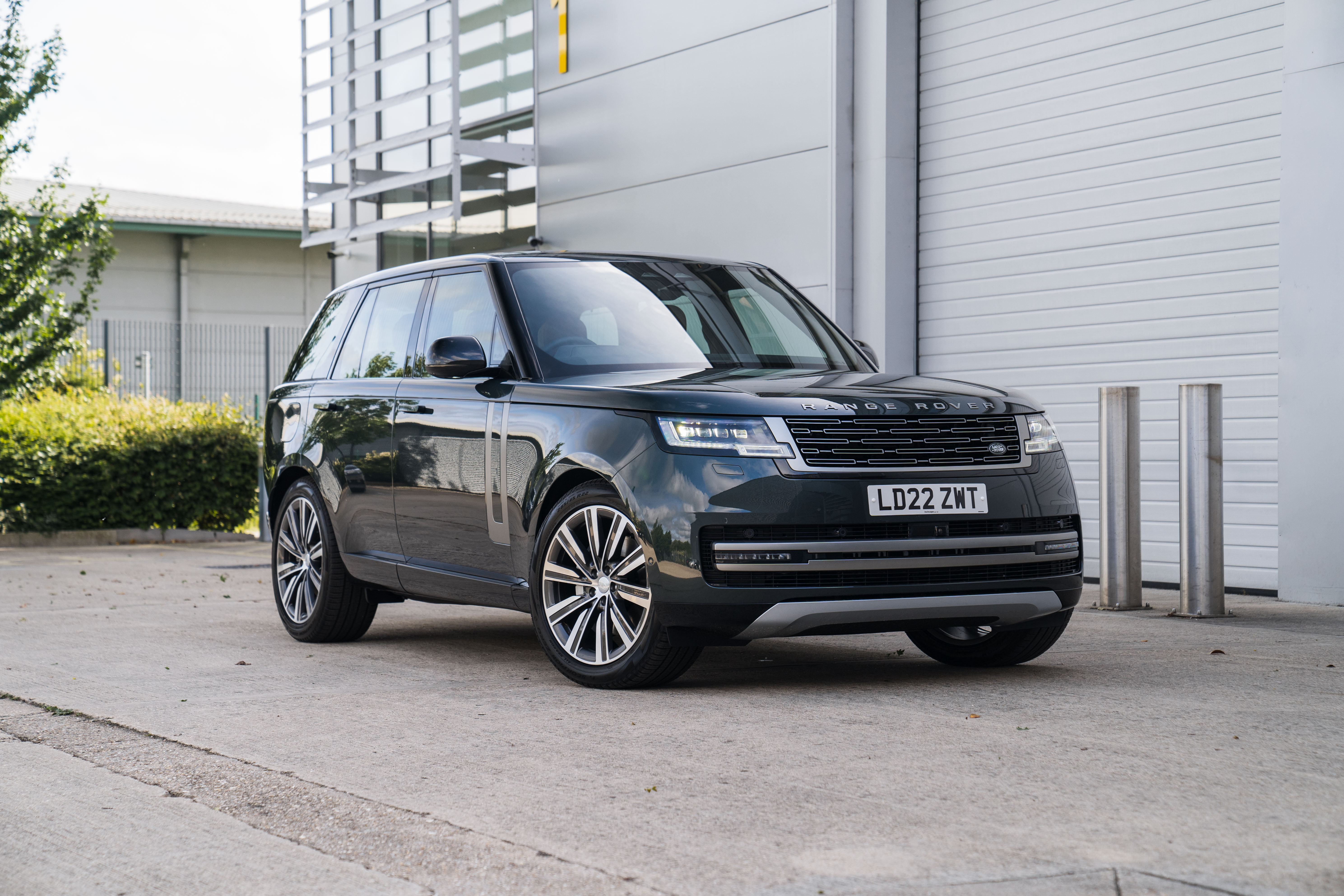 2022 RANGE ROVER D350 SE