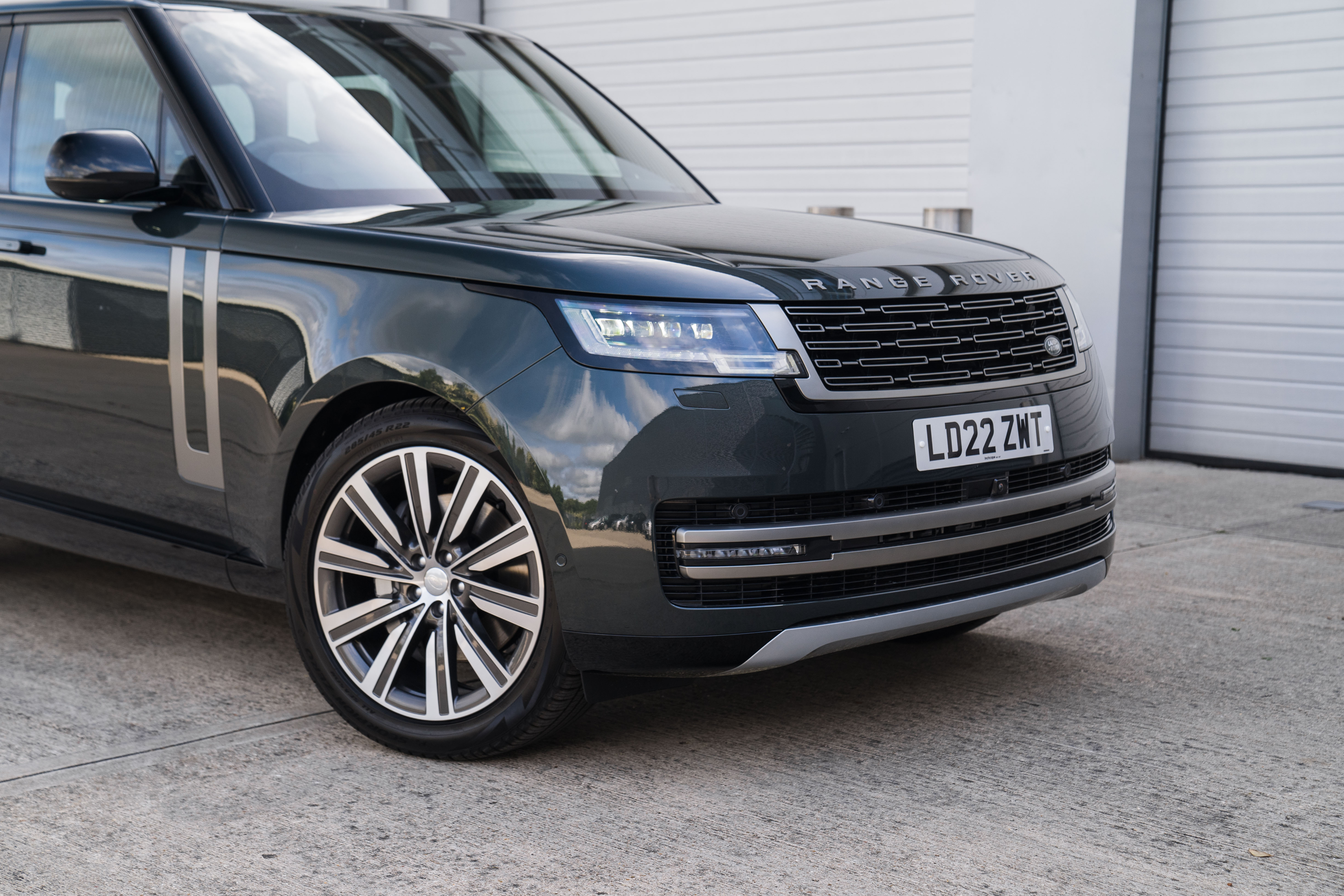 2022 RANGE ROVER D350 SE