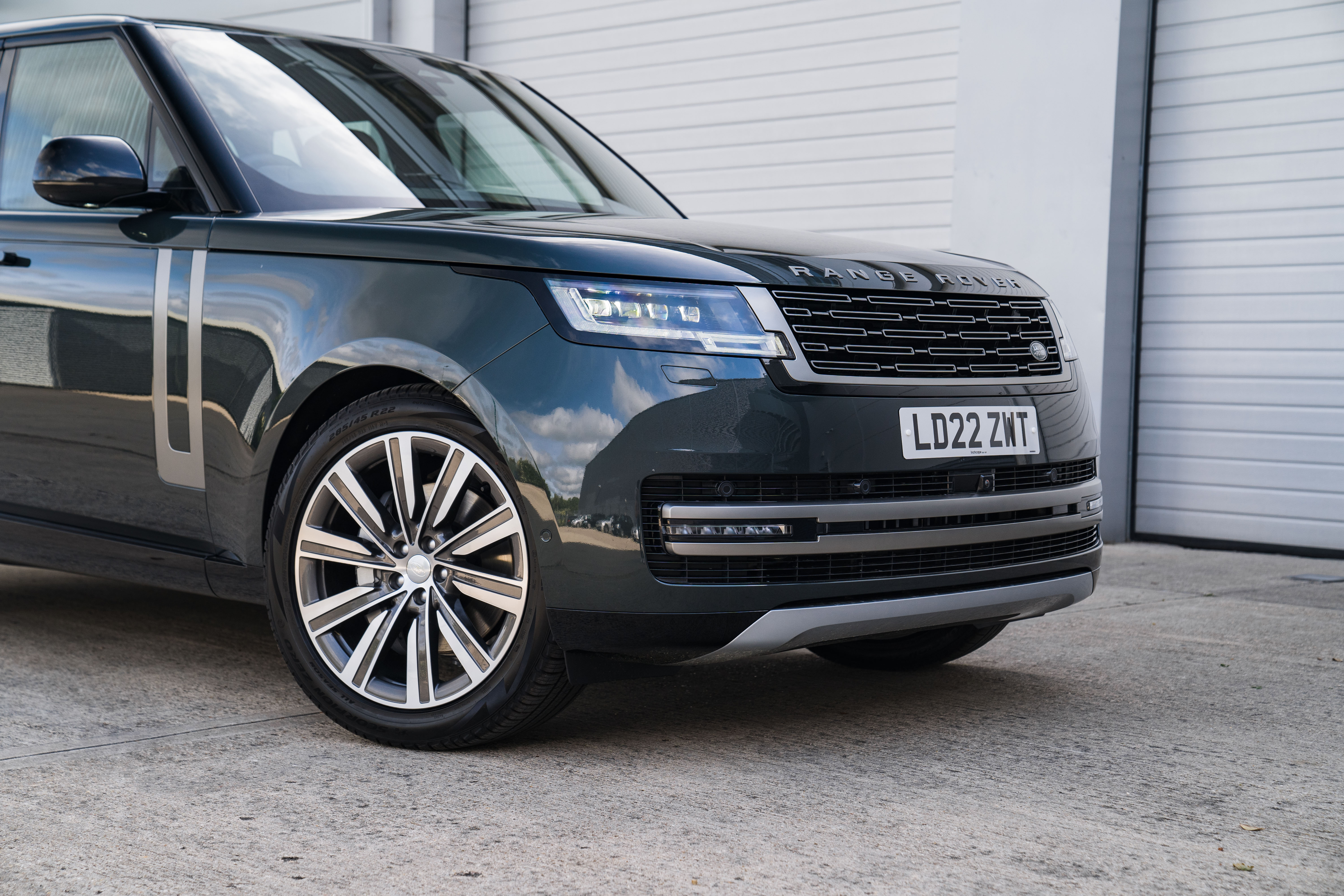 2022 RANGE ROVER D350 SE