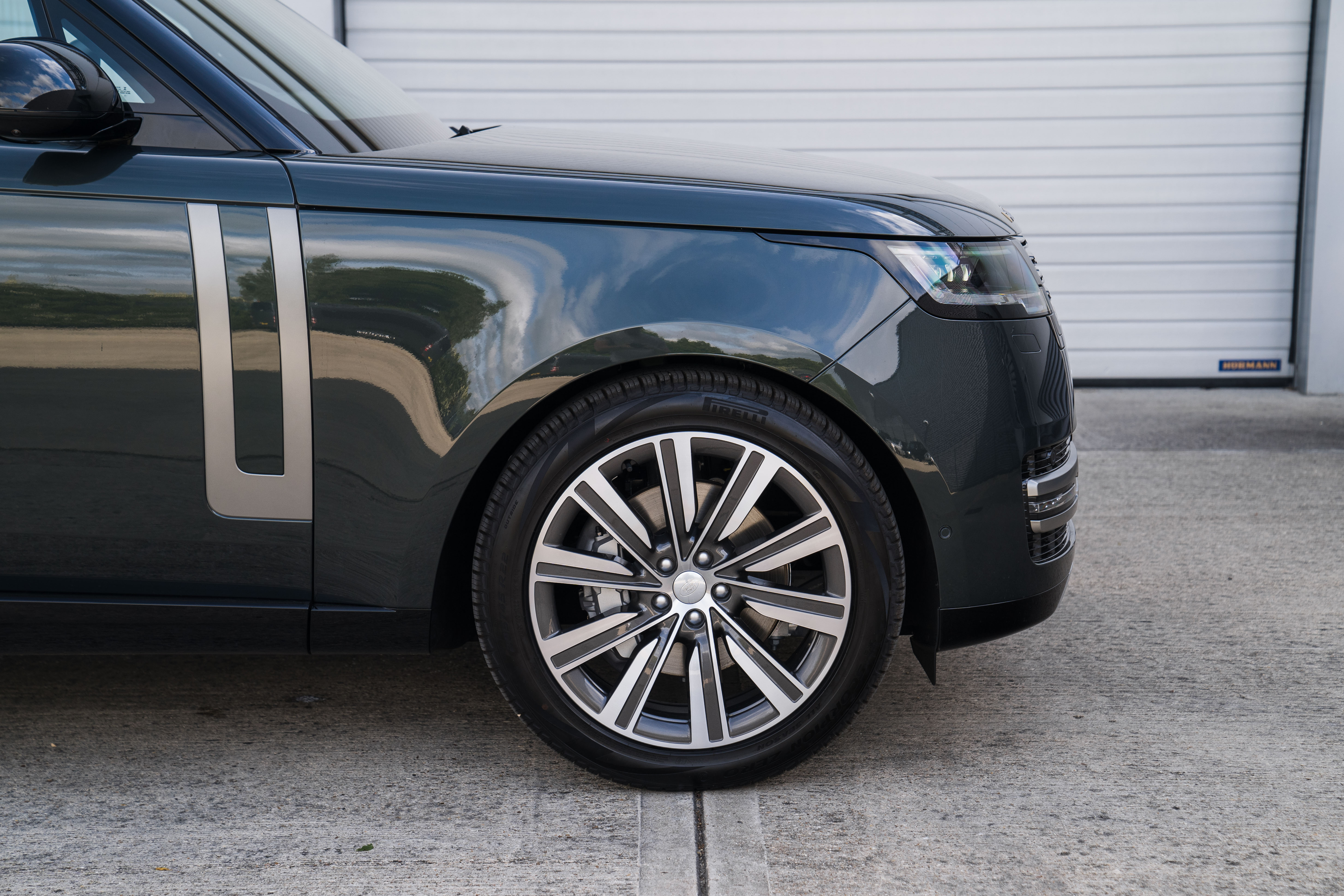 2022 RANGE ROVER D350 SE