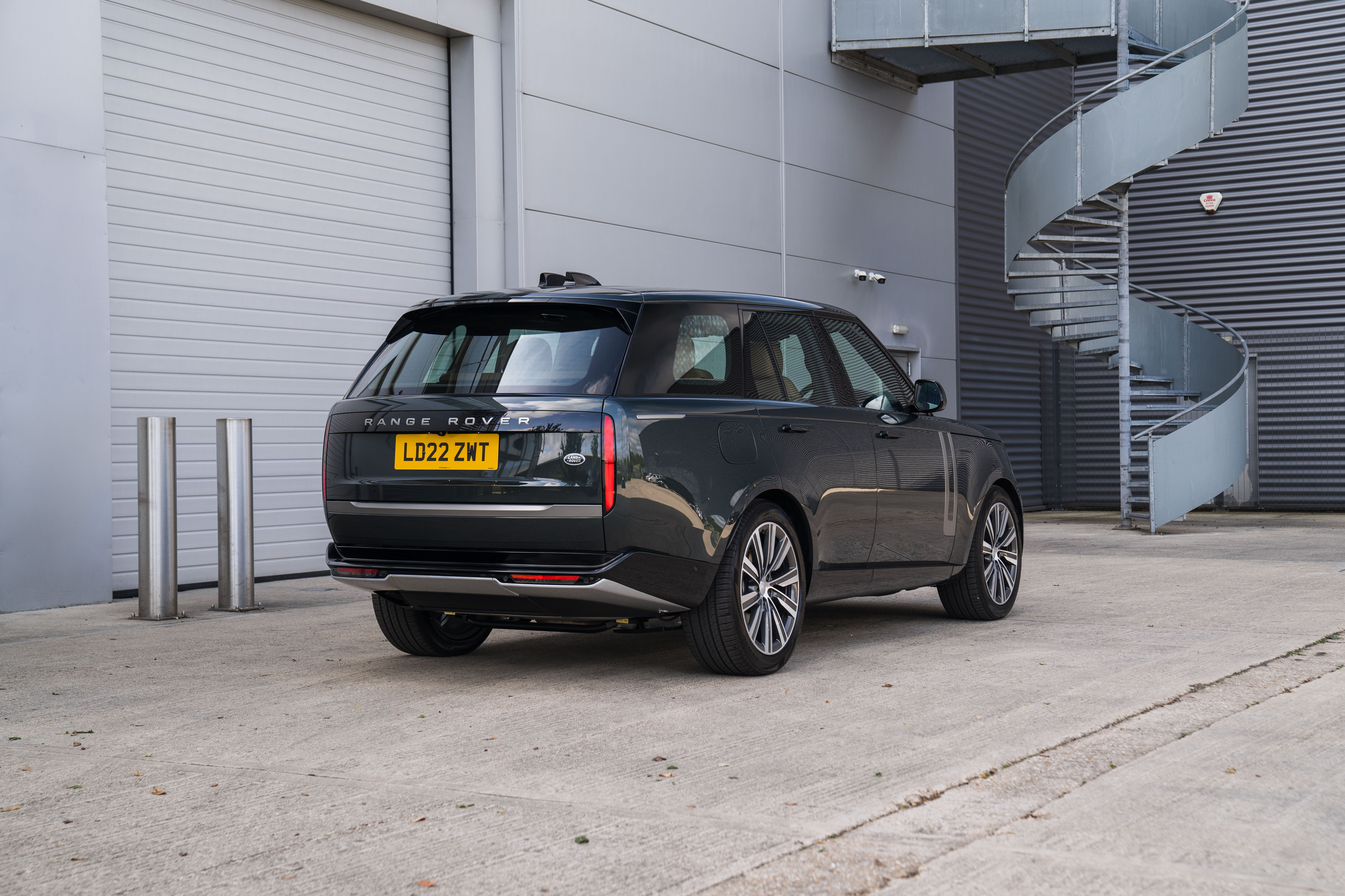 2022 RANGE ROVER D350 SE