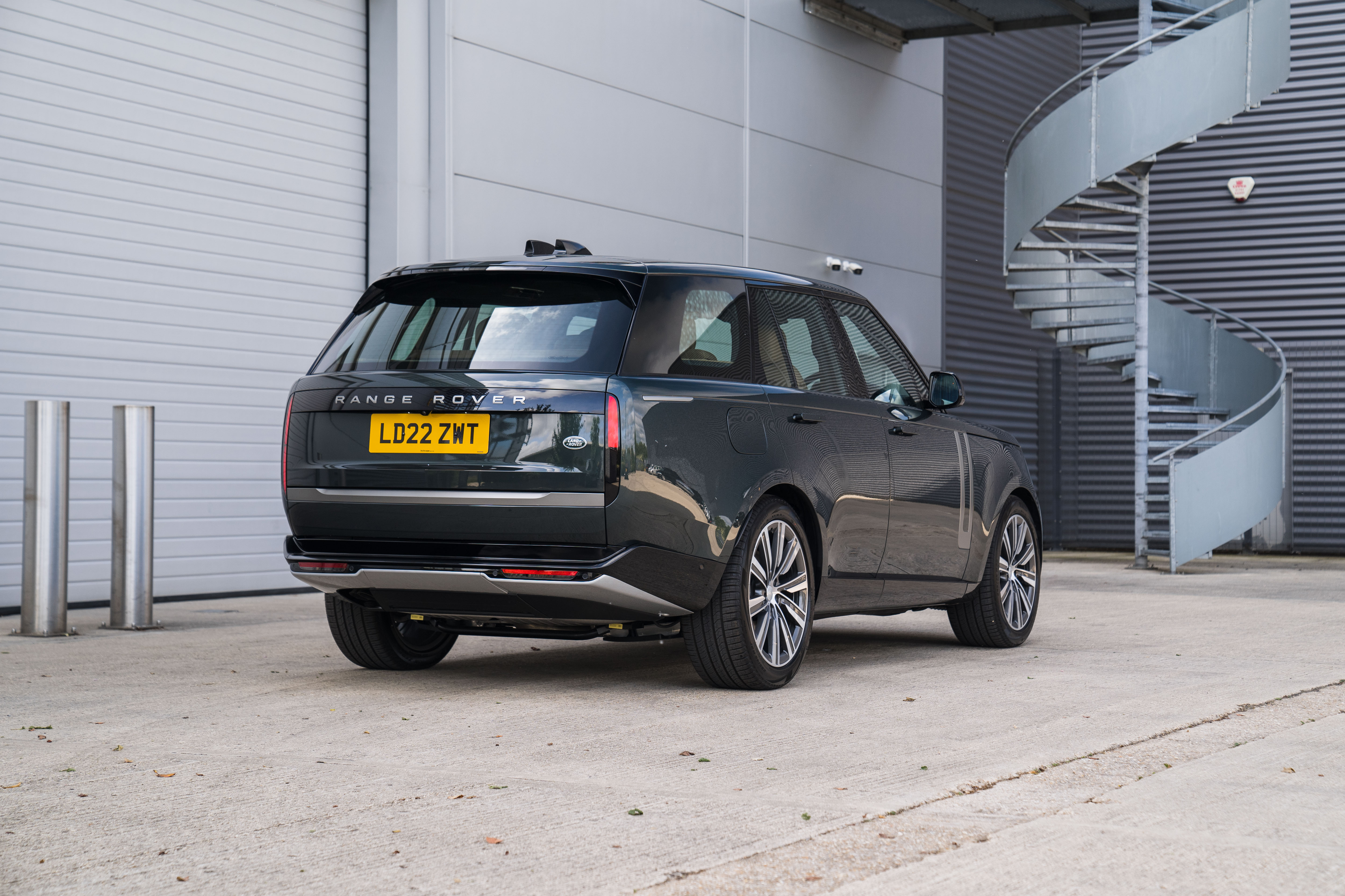 2022 RANGE ROVER D350 SE