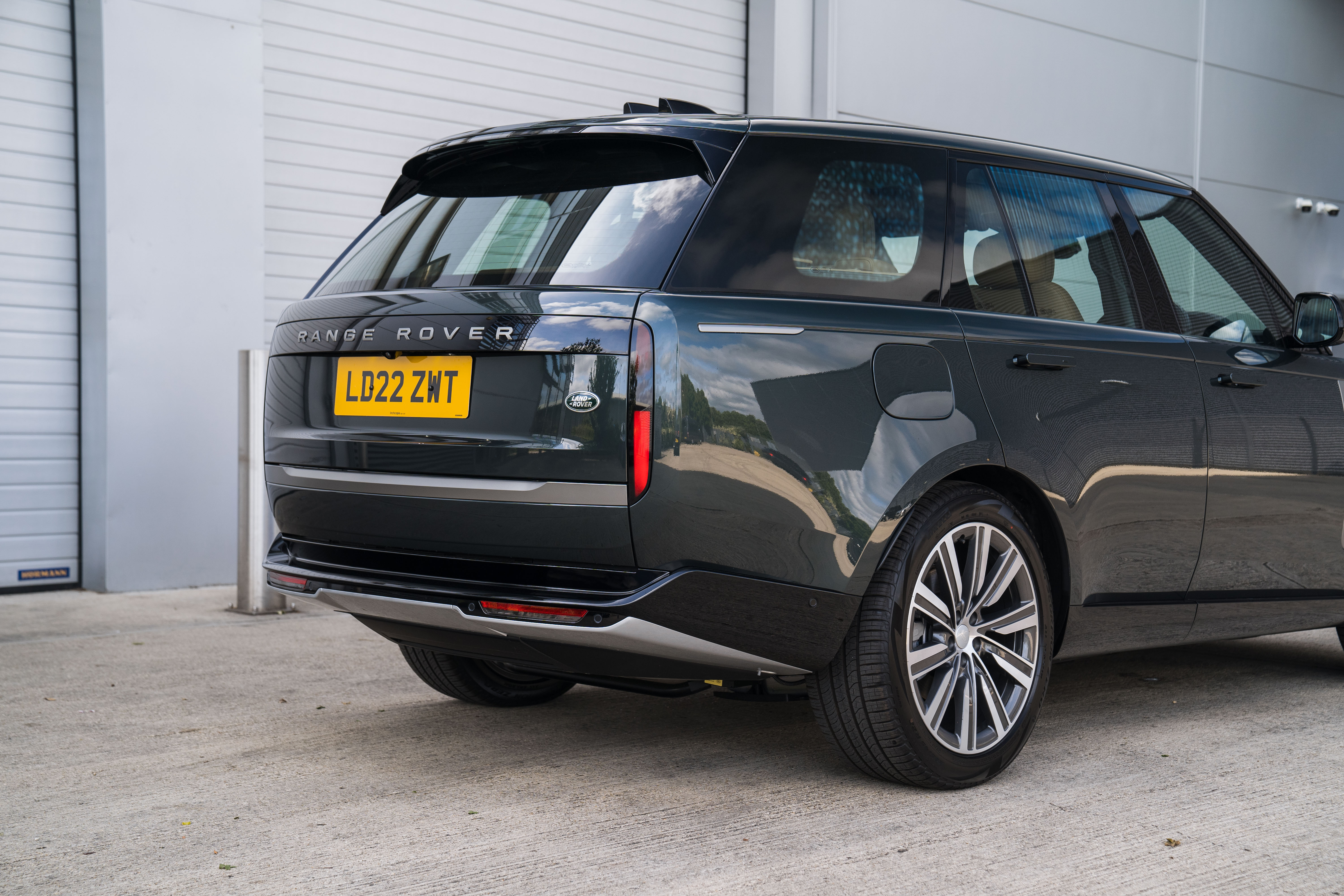 2022 RANGE ROVER D350 SE