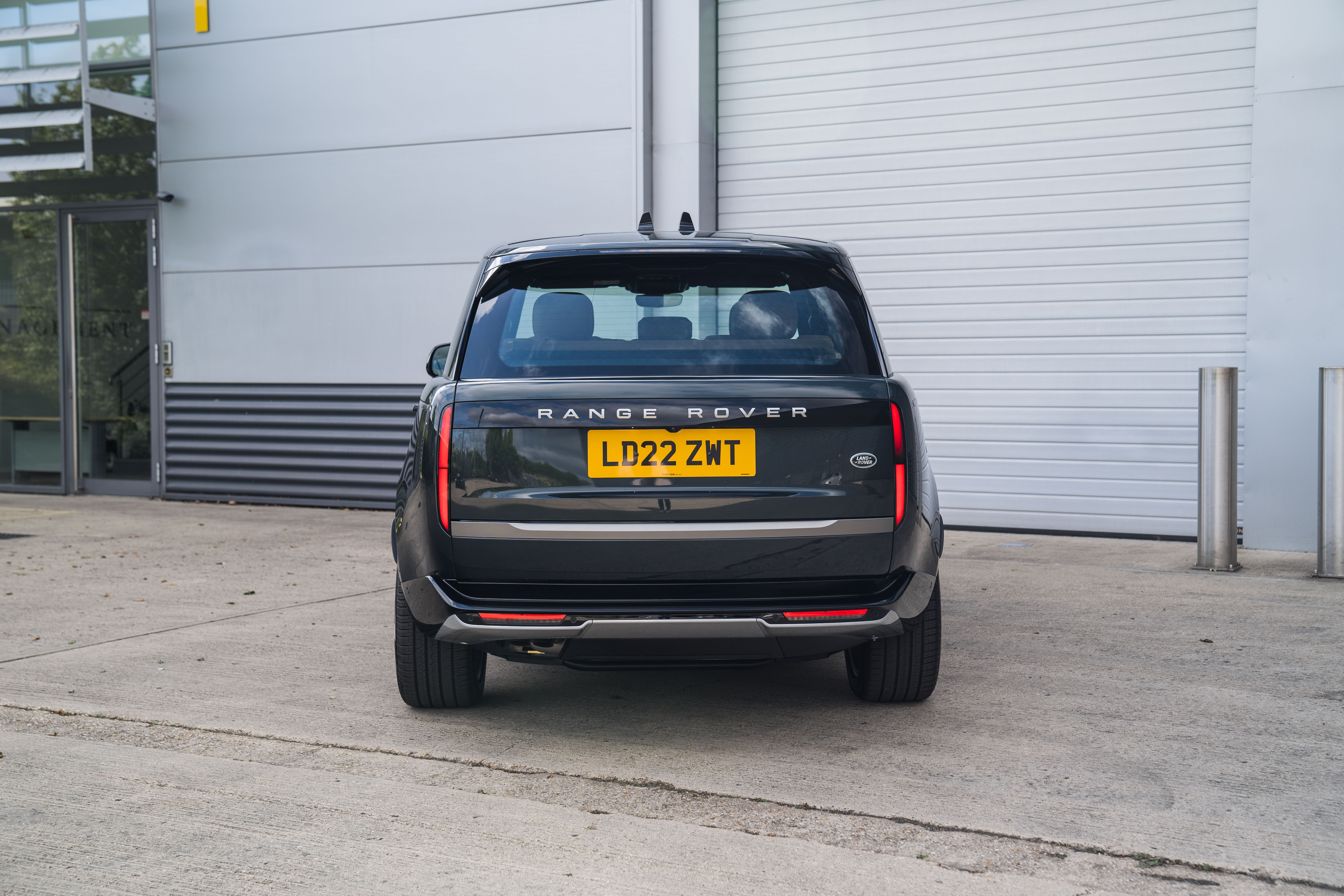 2022 RANGE ROVER D350 SE