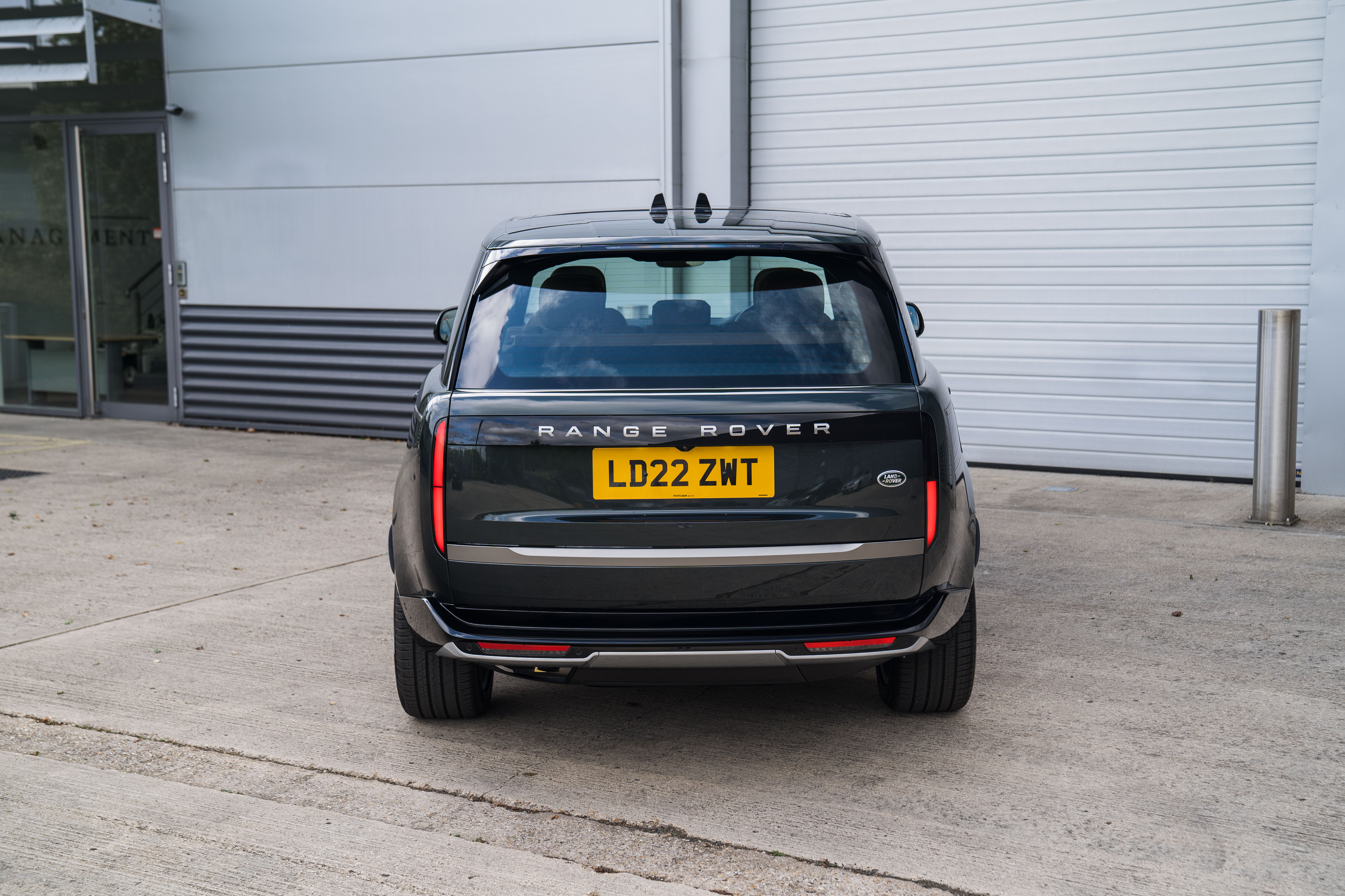 2022 RANGE ROVER D350 SE