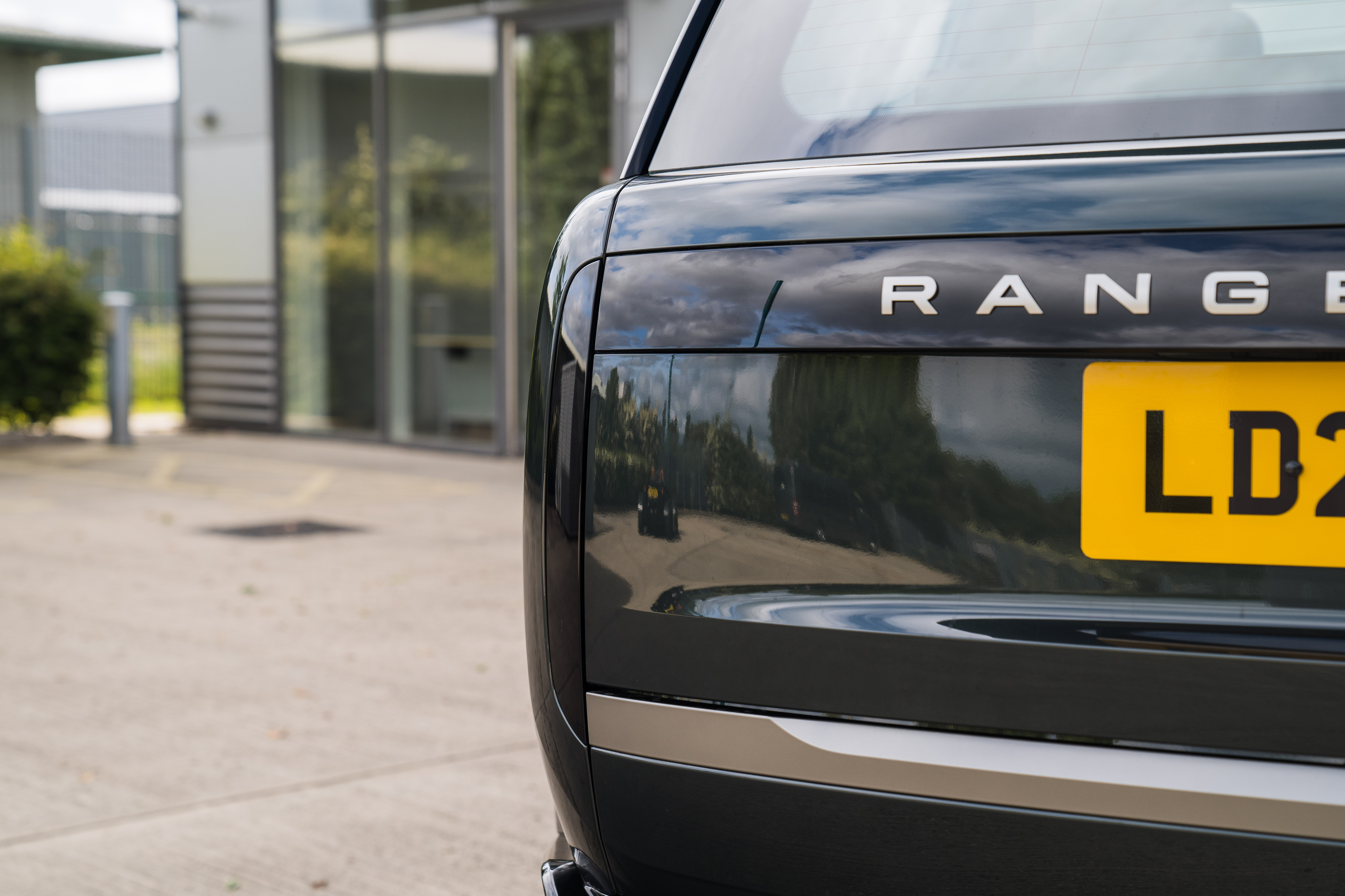 2022 RANGE ROVER D350 SE