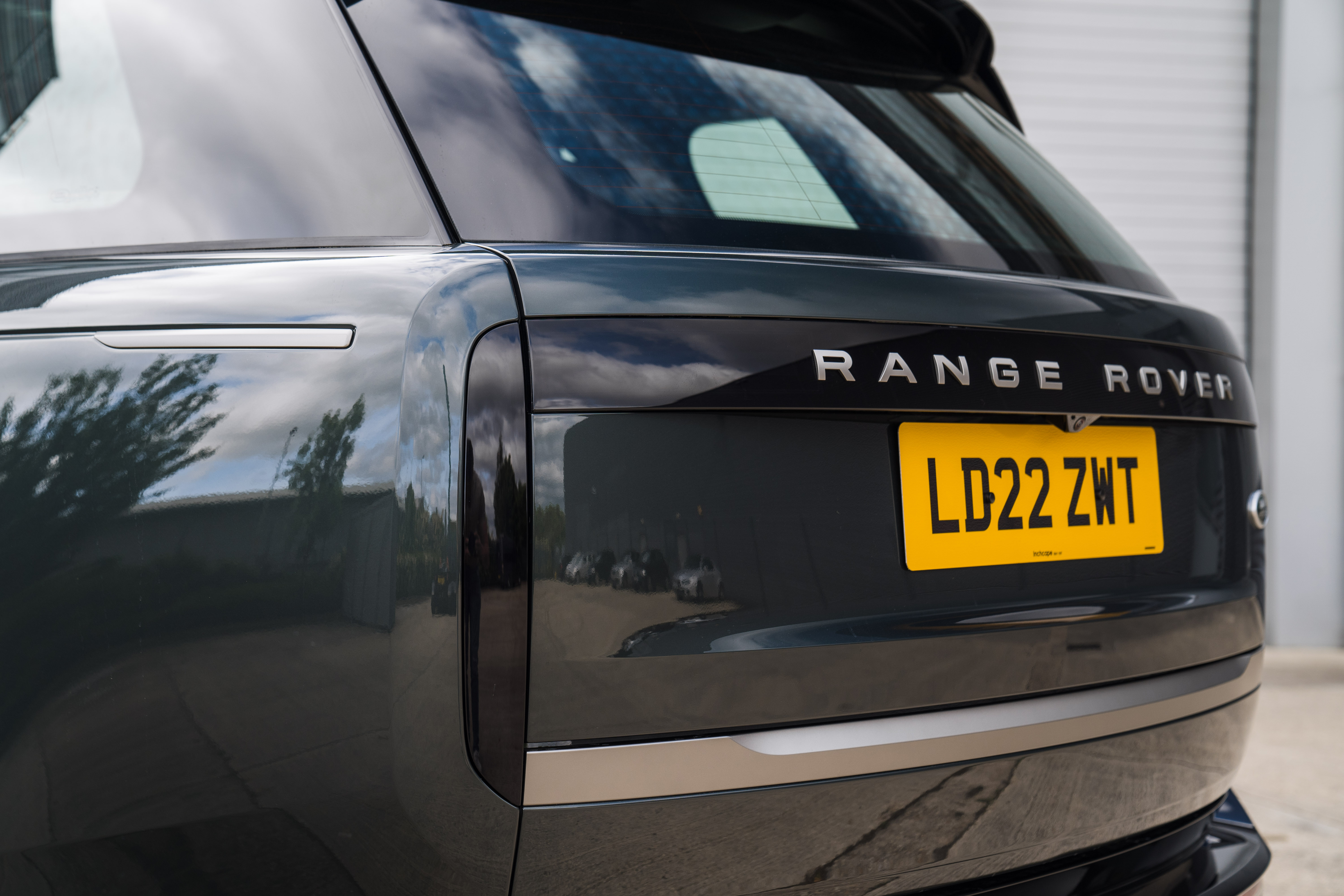 2022 RANGE ROVER D350 SE