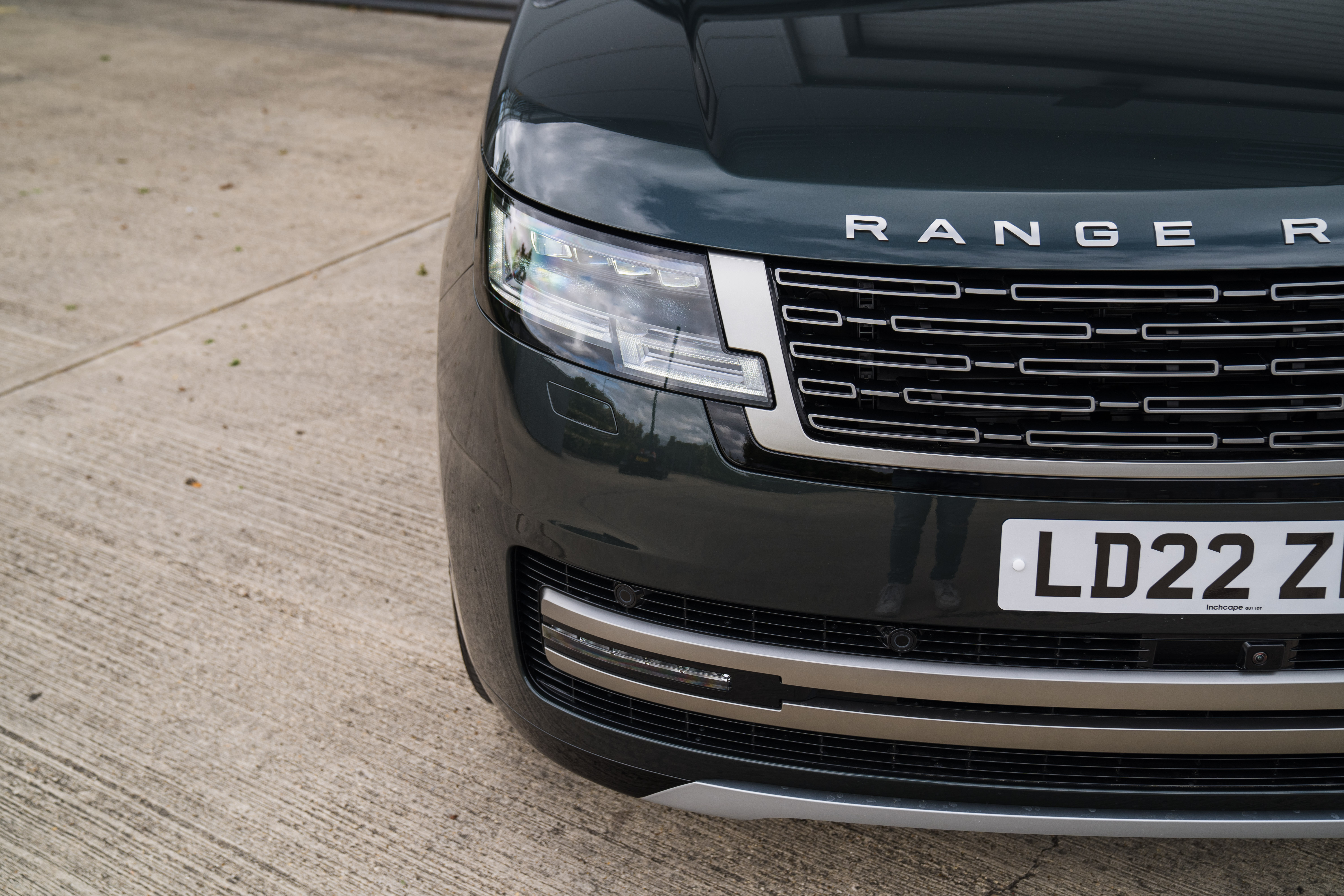 2022 RANGE ROVER D350 SE