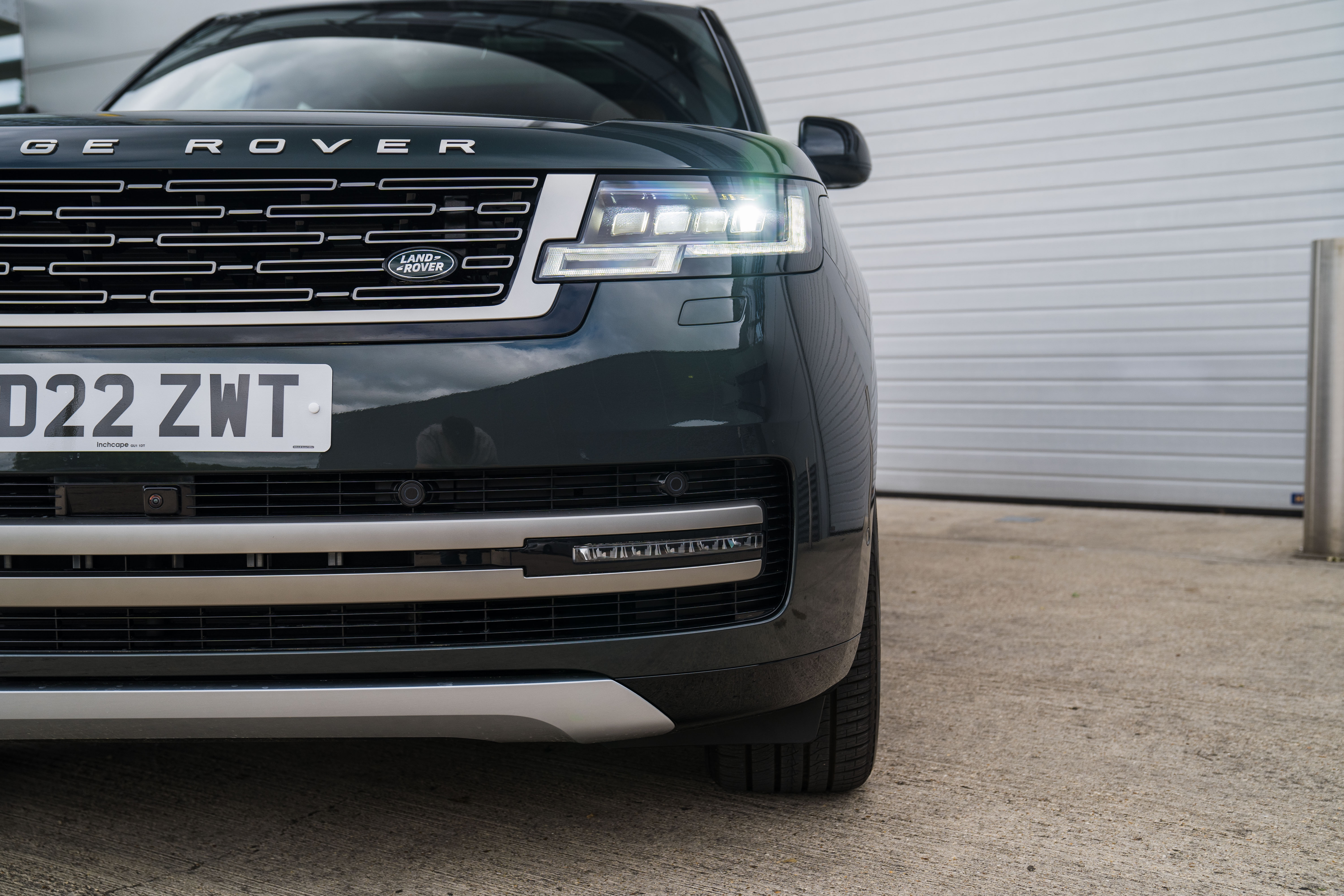 2022 RANGE ROVER D350 SE