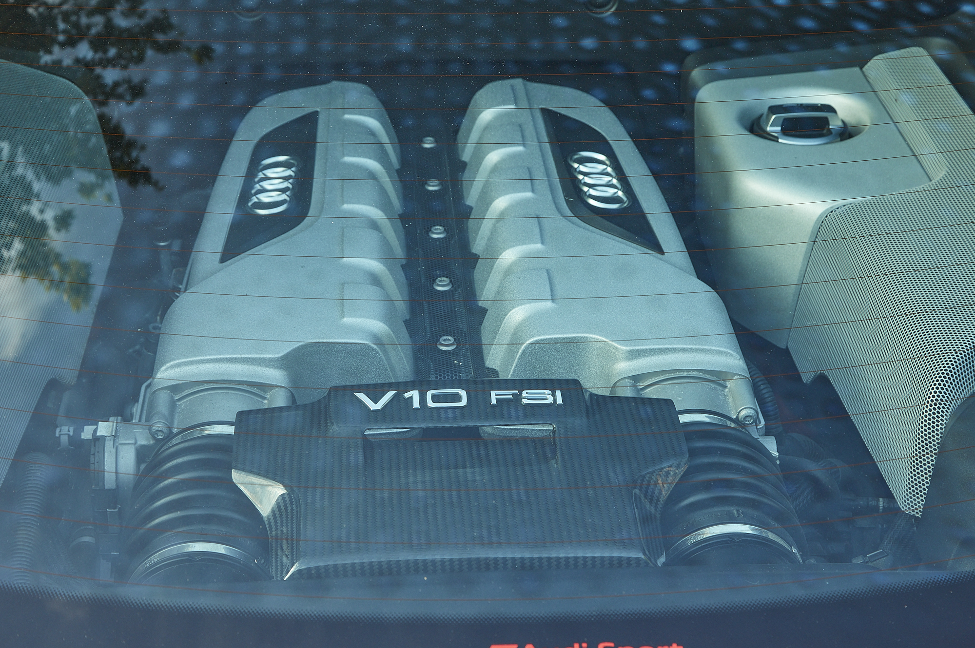 2011 AUDI R8 V10 - MANUAL