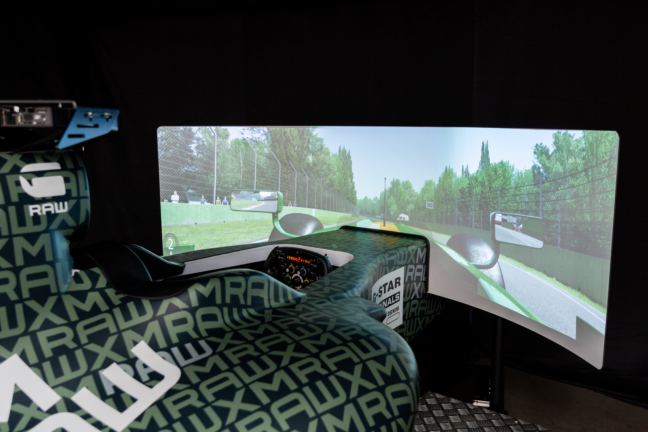 BRD SIMCELL AND V1-500 MOTION SIMULATOR - PRO DRIVER TRAINER