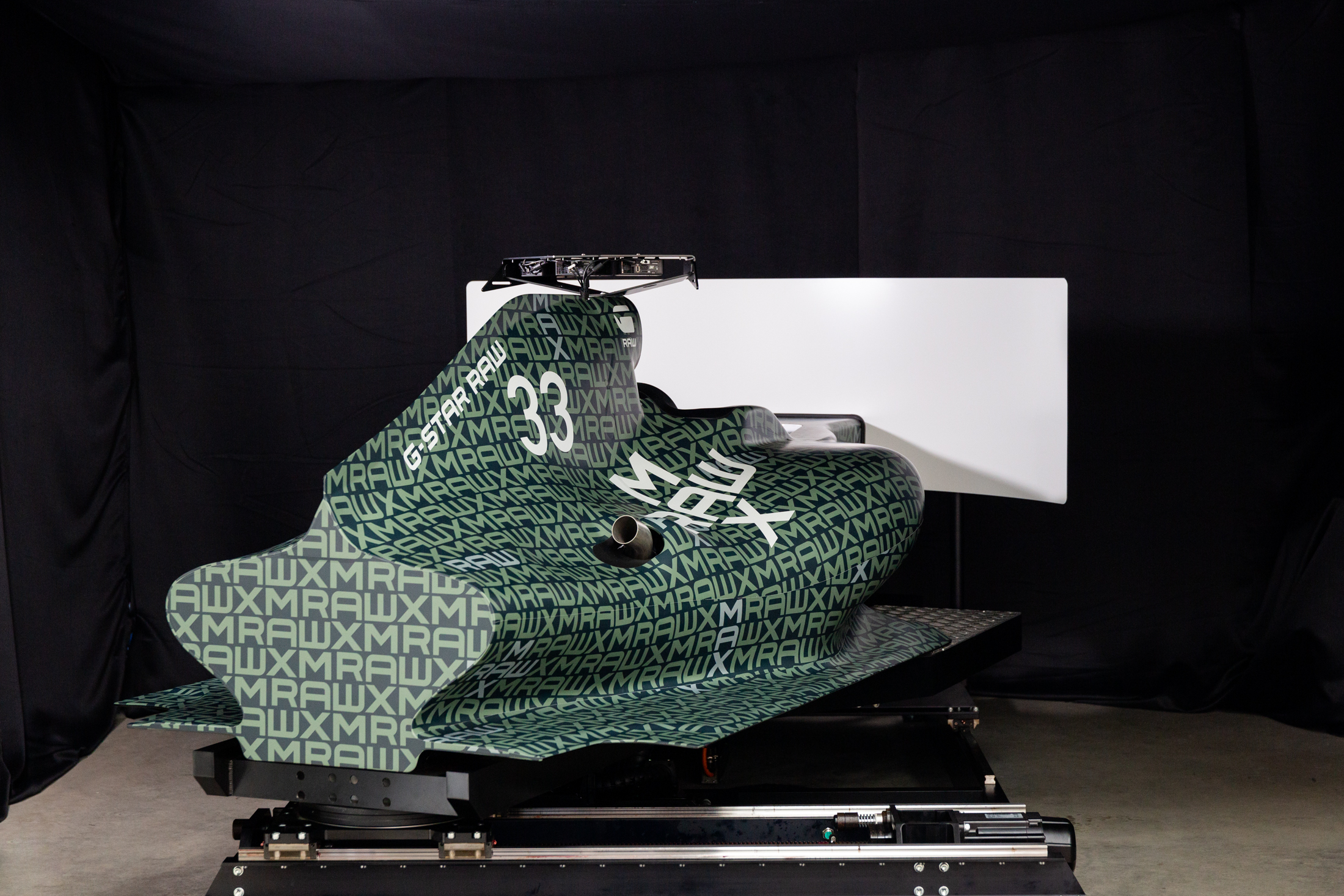 BRD SIMCELL AND V1-500 MOTION SIMULATOR - PRO DRIVER TRAINER