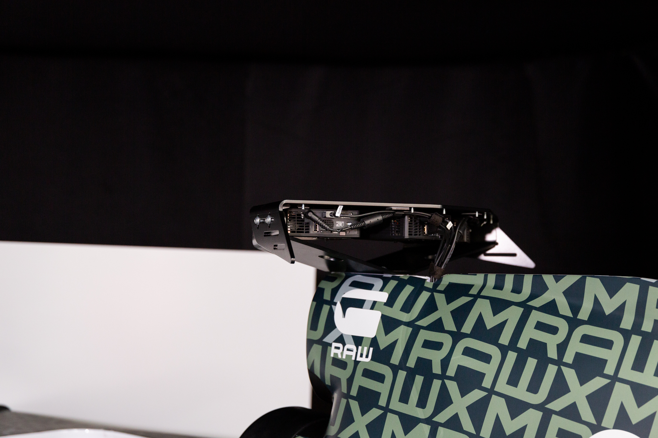 BRD SIMCELL AND V1-500 MOTION SIMULATOR - PRO DRIVER TRAINER