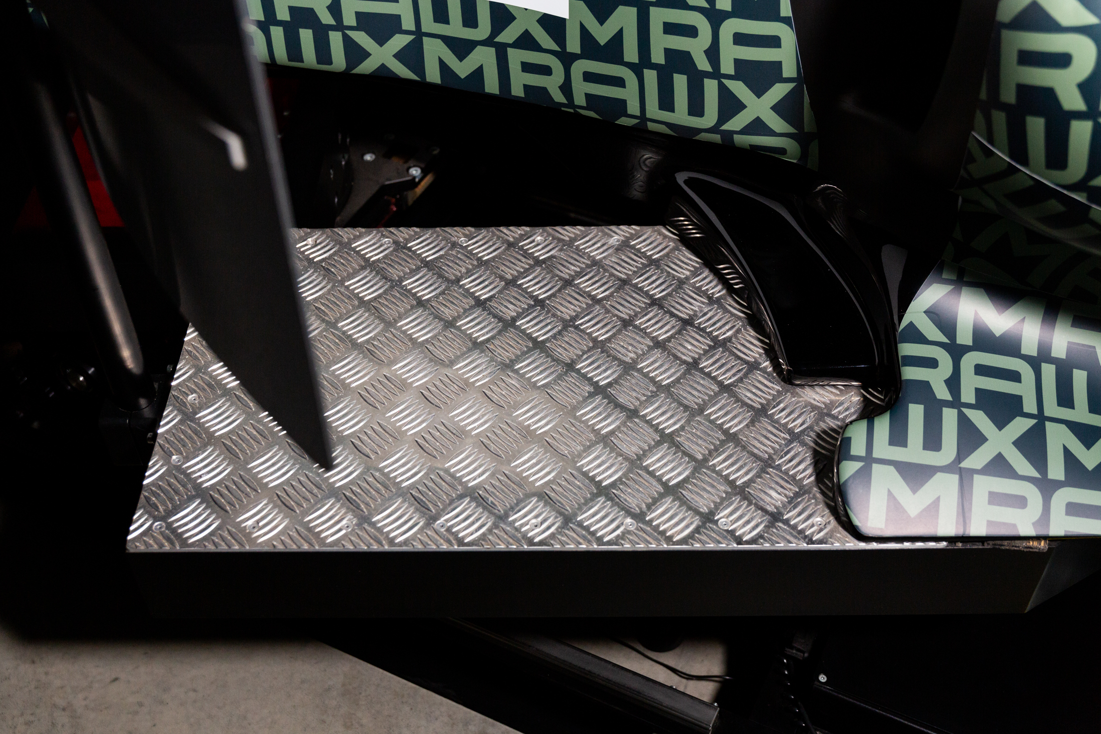 BRD SIMCELL AND V1-500 MOTION SIMULATOR - PRO DRIVER TRAINER