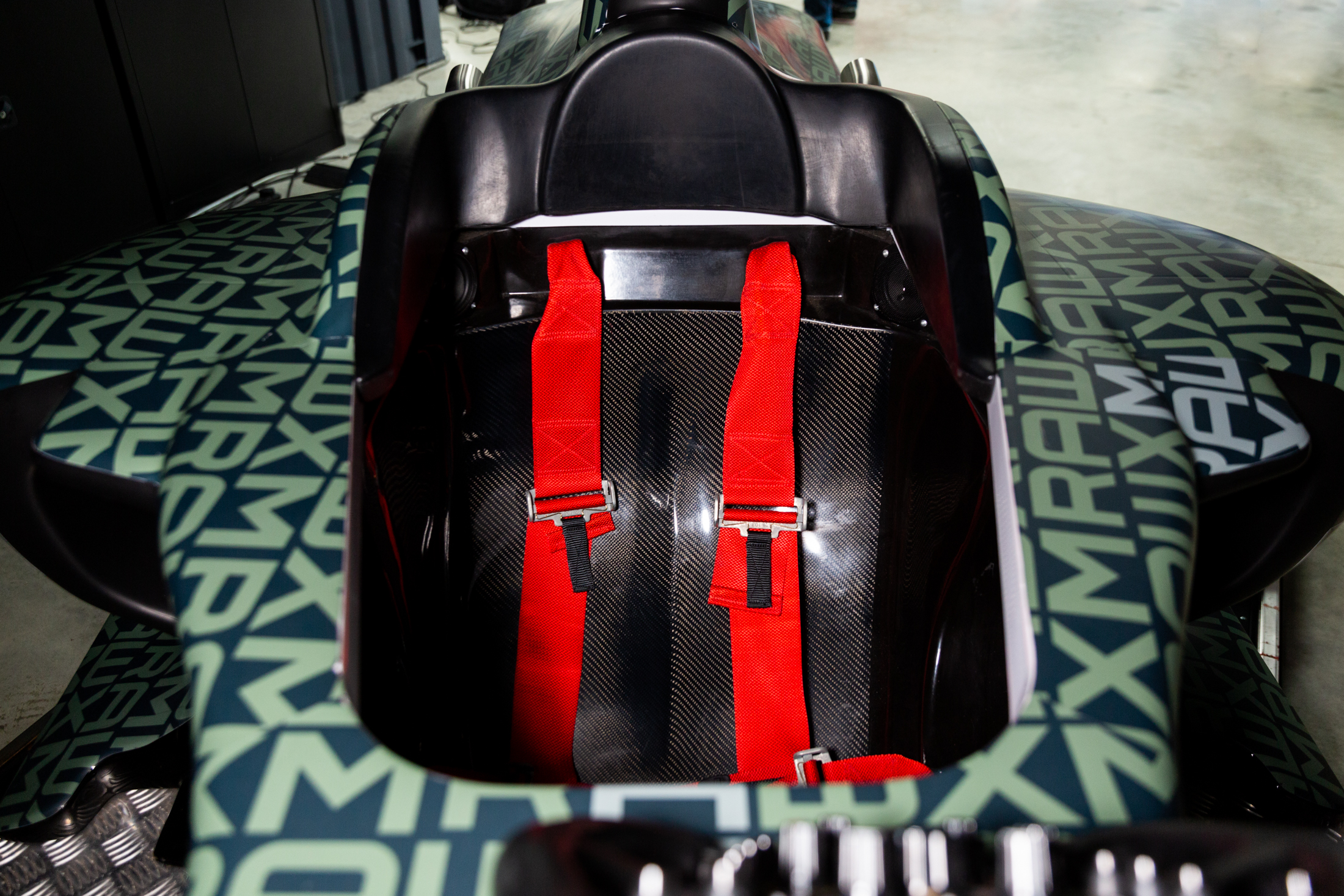 BRD SIMCELL AND V1-500 MOTION SIMULATOR - PRO DRIVER TRAINER
