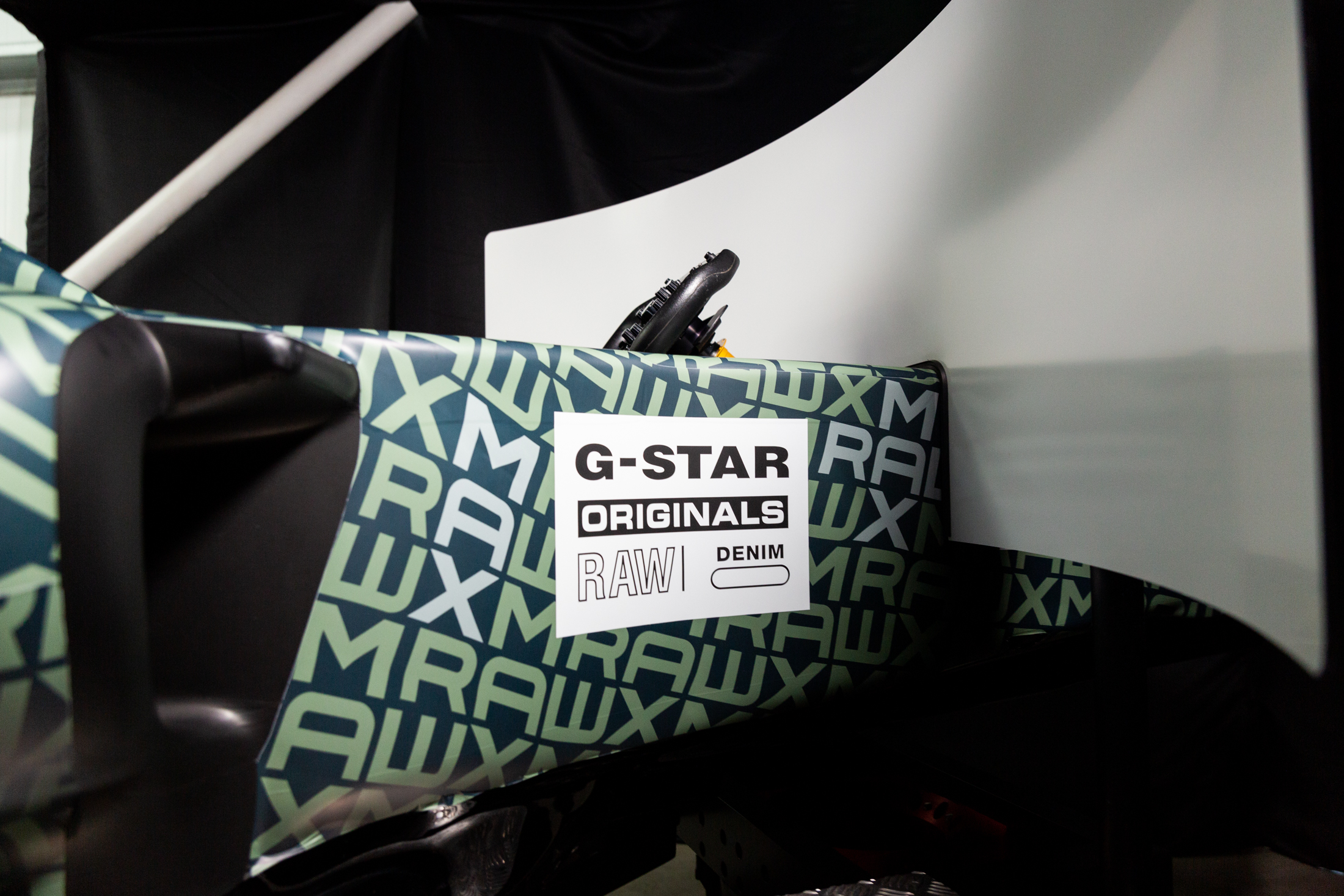 BRD SIMCELL AND V1-500 MOTION SIMULATOR - PRO DRIVER TRAINER