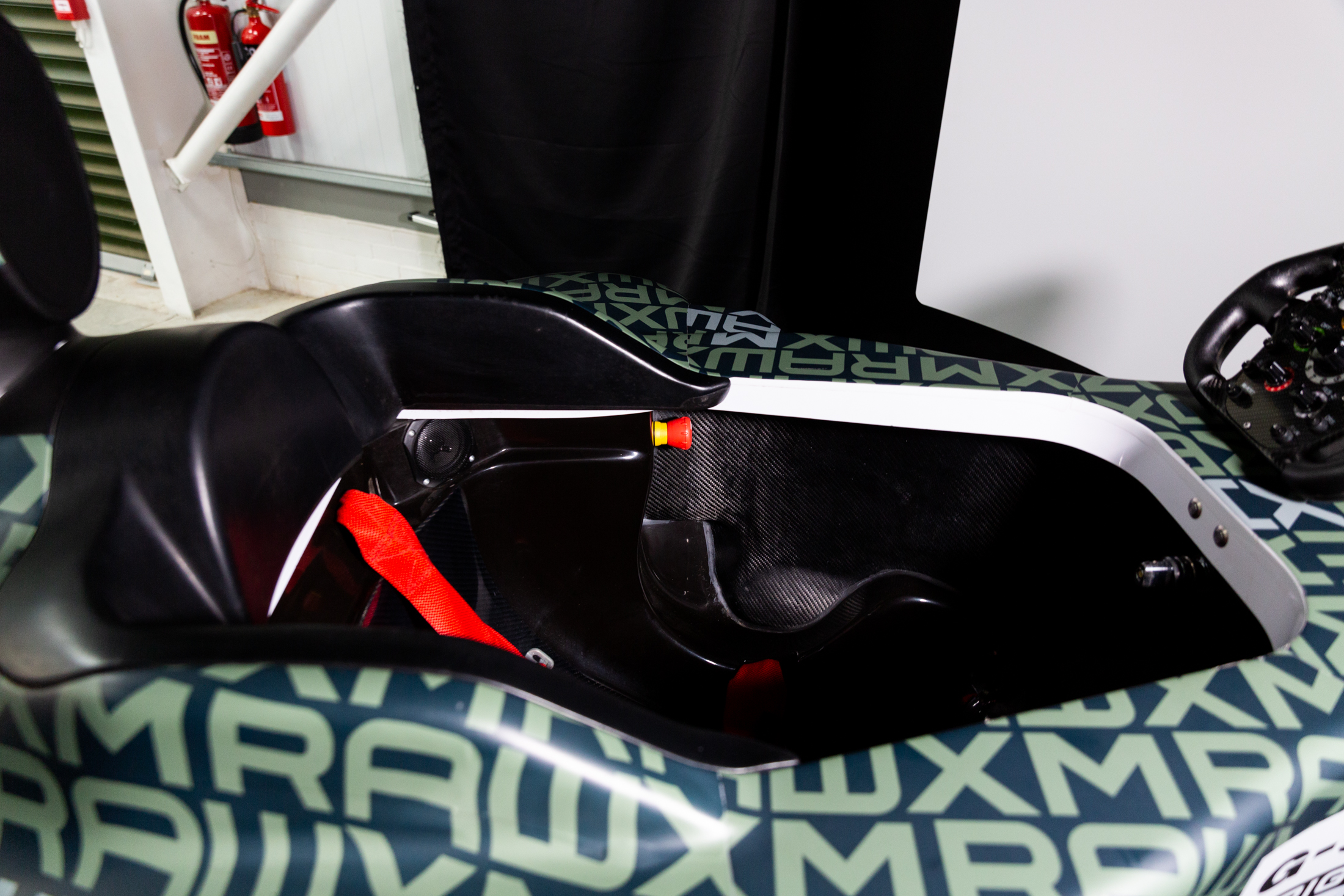 BRD SIMCELL AND V1-500 MOTION SIMULATOR - PRO DRIVER TRAINER