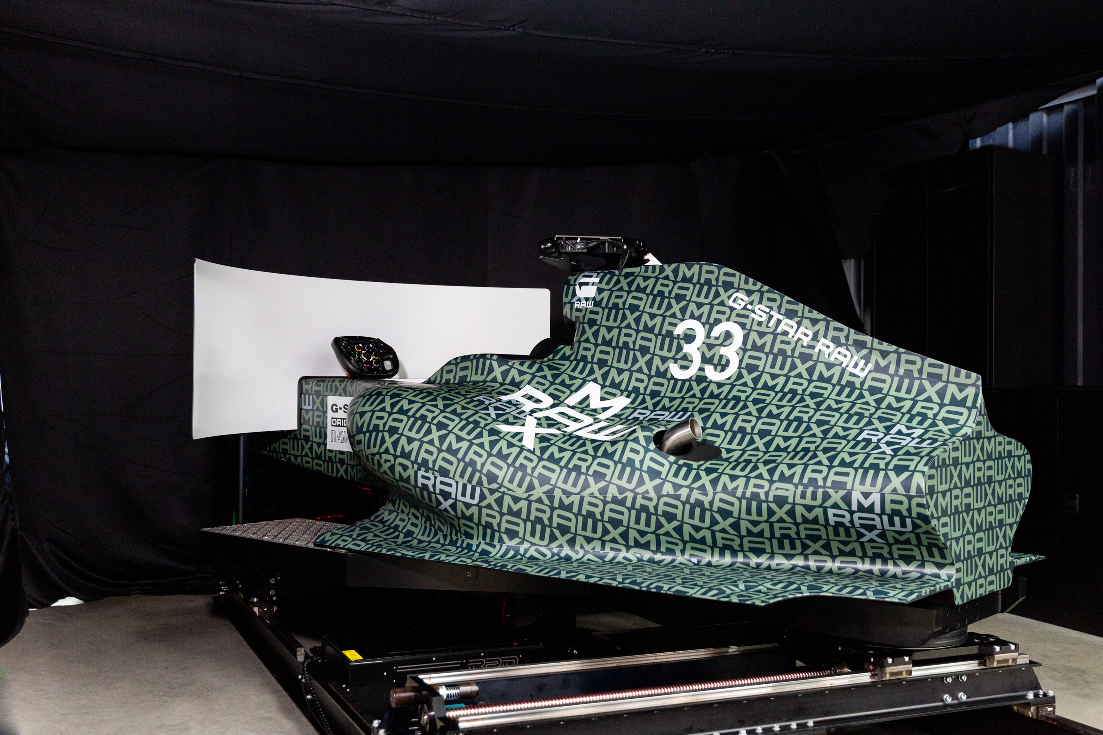 BRD SIMCELL AND V1-500 MOTION SIMULATOR - PRO DRIVER TRAINER