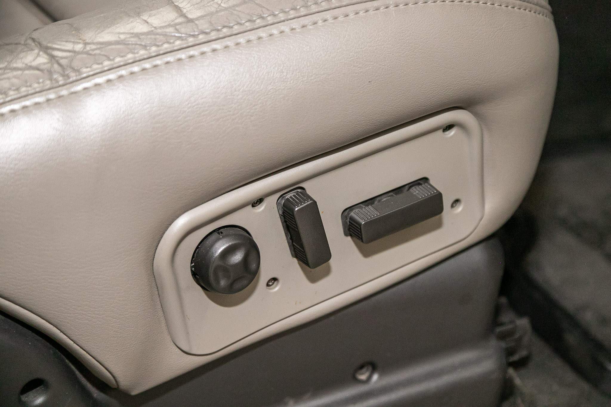 2004 HUMMER H2 – SUPERCHARGED - 1,800 MILES